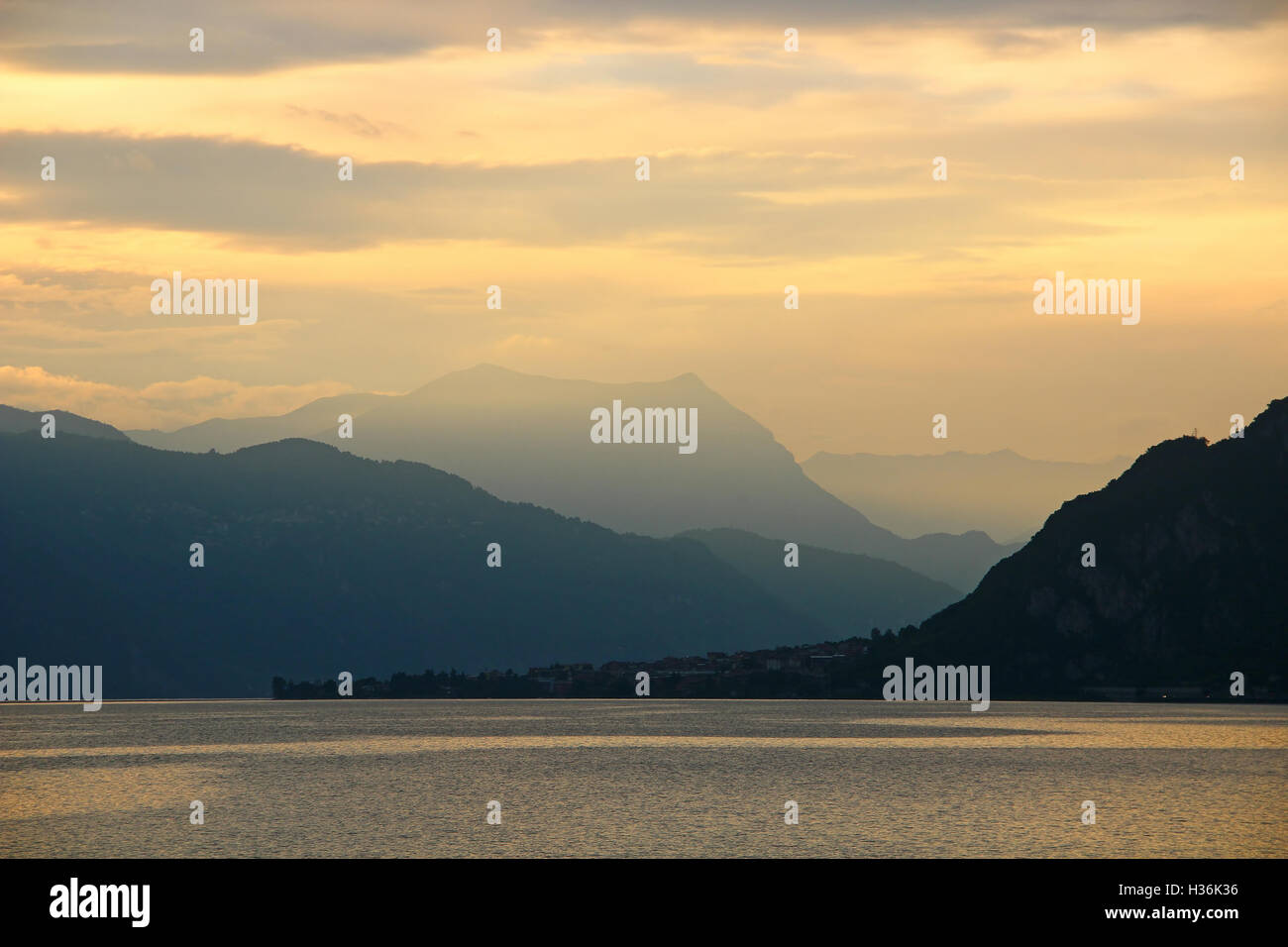 Sunrise lake como hi-res stock photography and images - Alamy