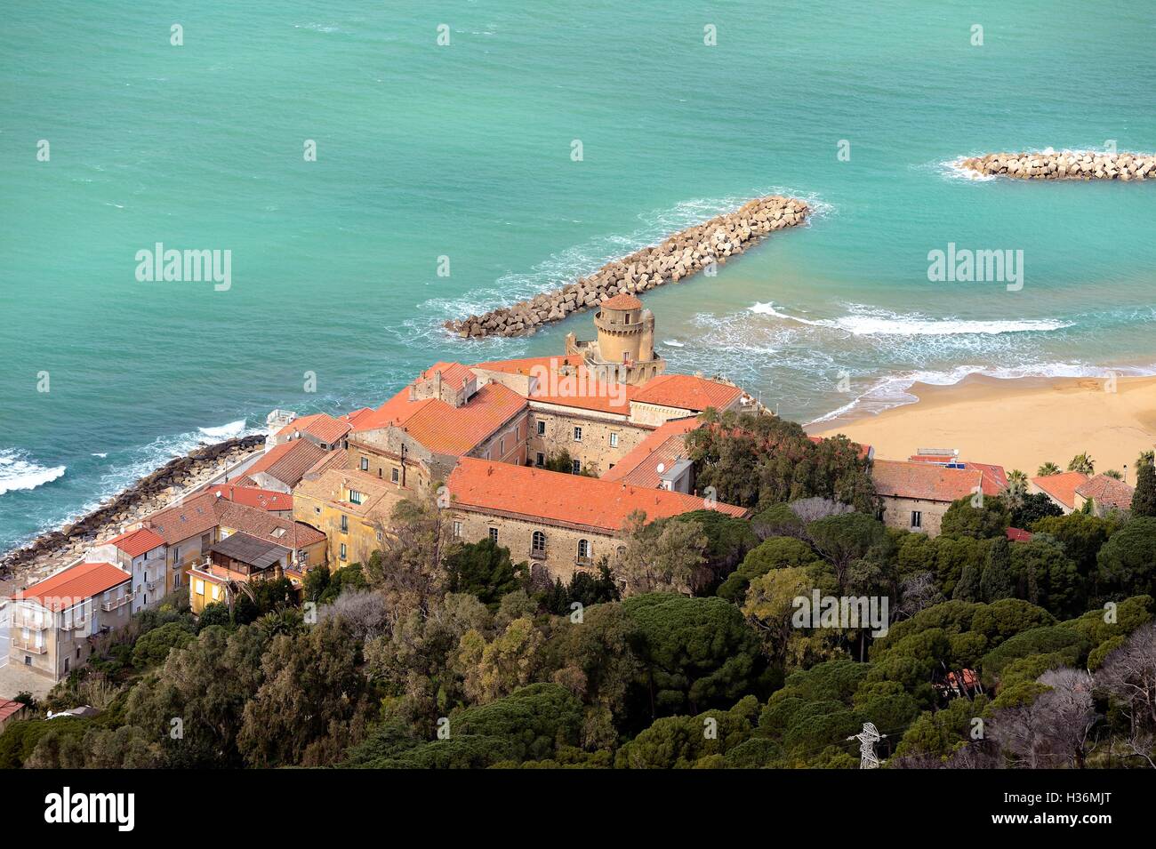 Castellabate hi-res stock photography and images - Alamy