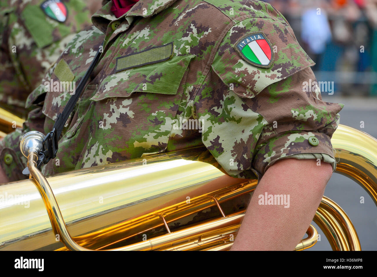 sharpshooter with her musical instrument Stock Photo - Alamy