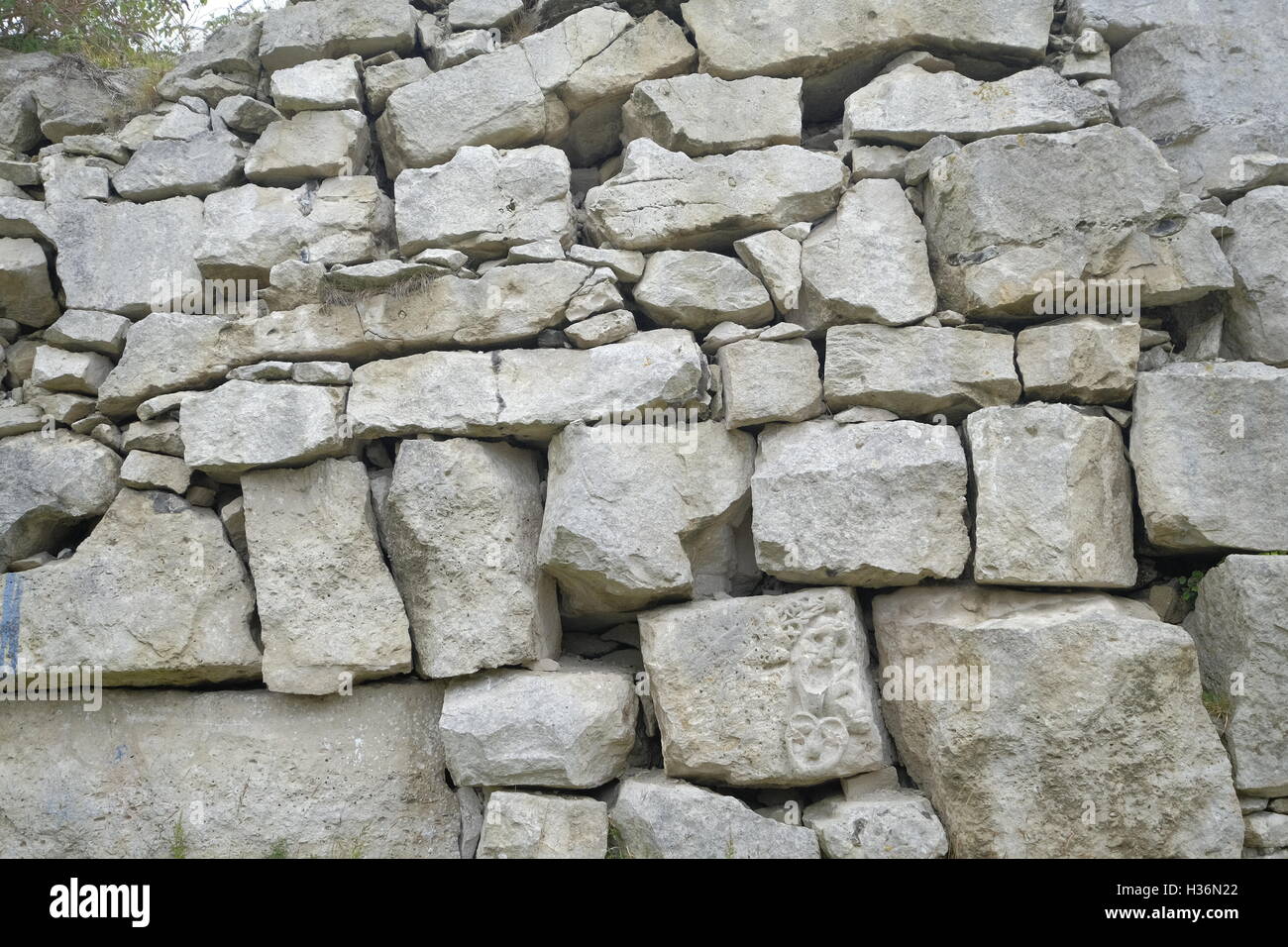 Portland stone blocks hi-res stock photography and images - Alamy