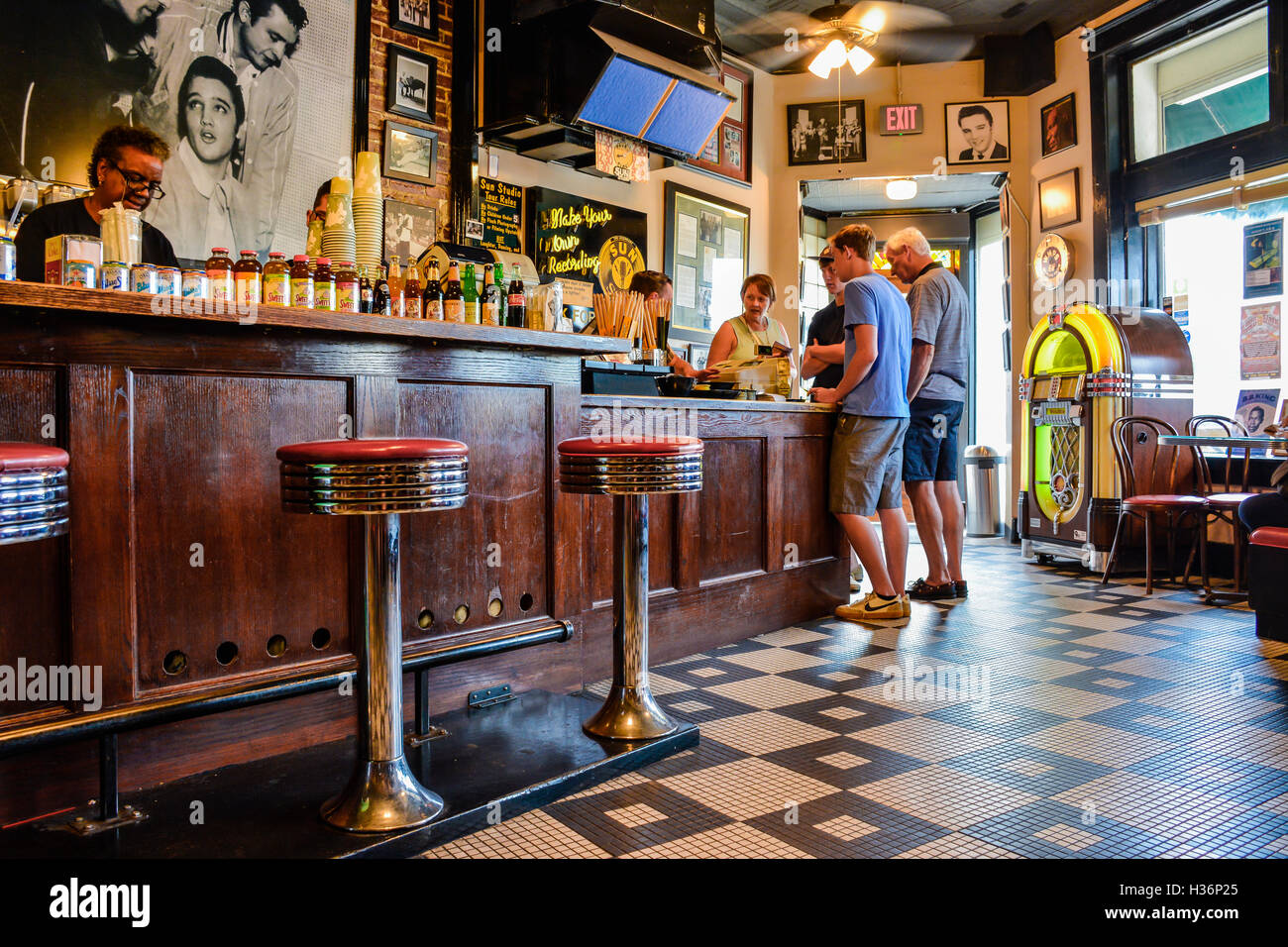 Legendary photographs hi-res stock photography and images - Alamy