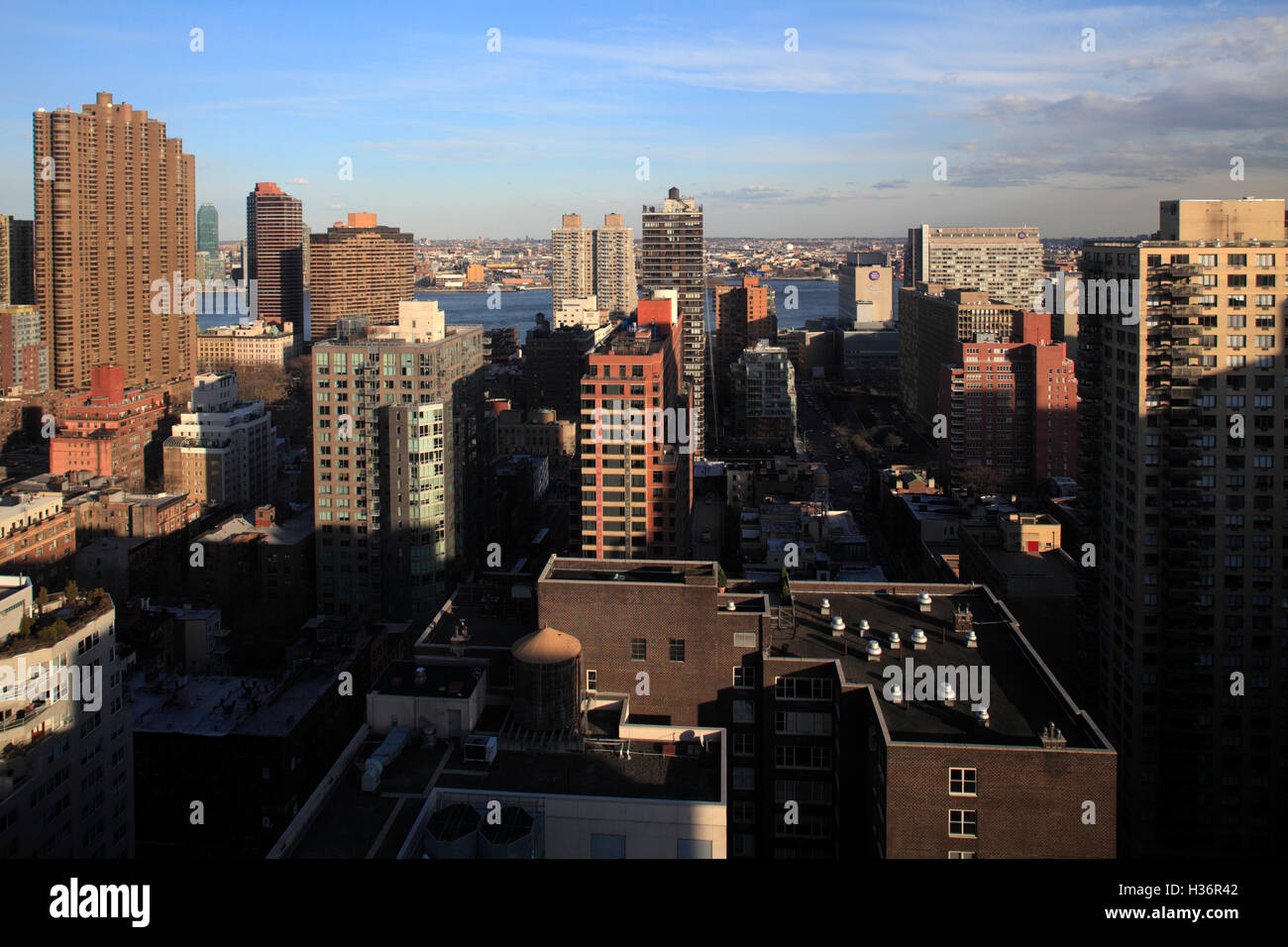 The view of Midtown Manhattan with East River in the background. New ...