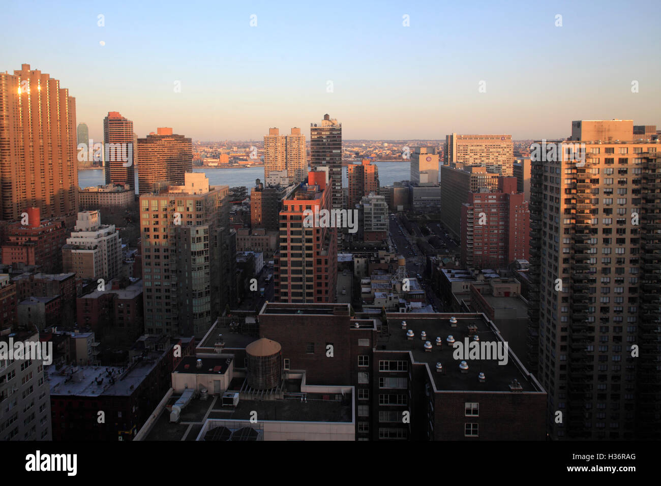 Midtown manhattan sunset new hi-res stock photography and images - Alamy