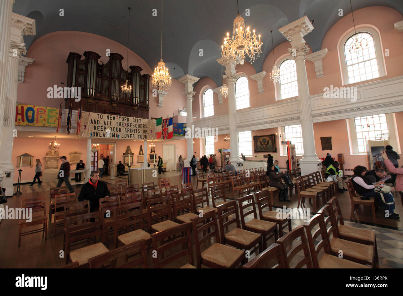 St pauls chapel memorial victims 9 11 hi-res stock photography and ...