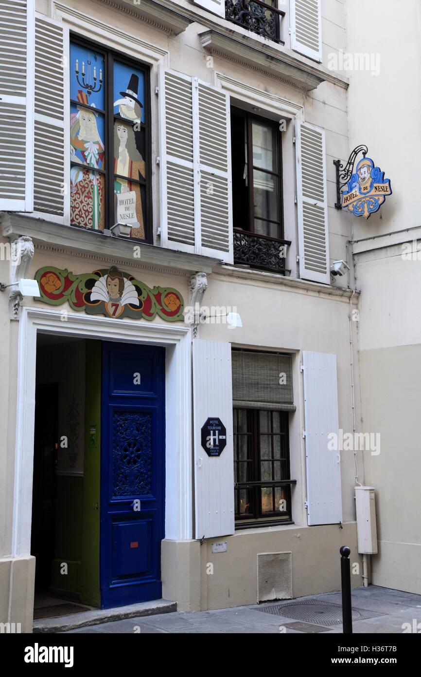Small hotel exterior hi-res stock photography and images - Alamy