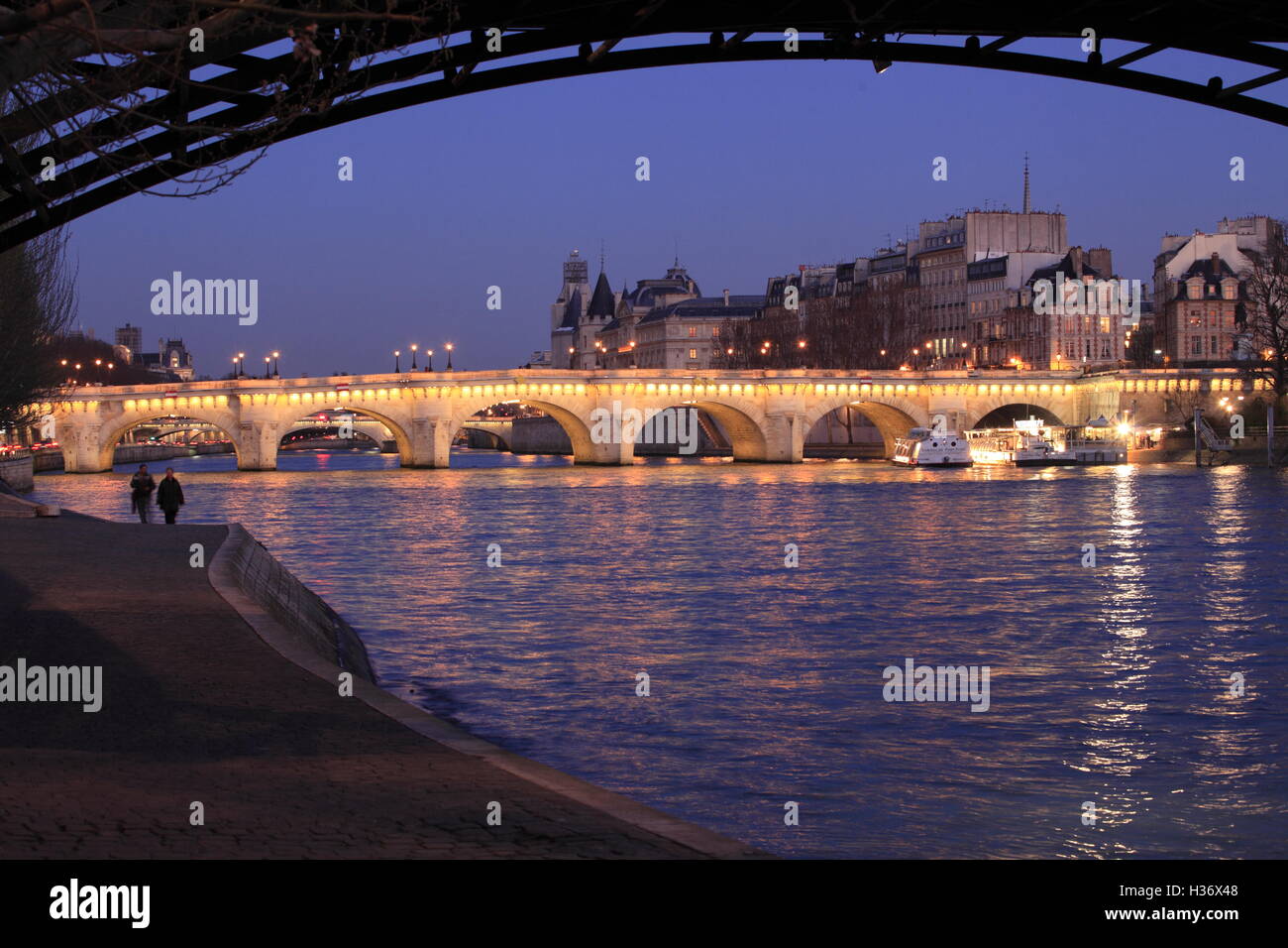 Night view of Pont Neuf bridge over River Seine.Paris,France Stock ...