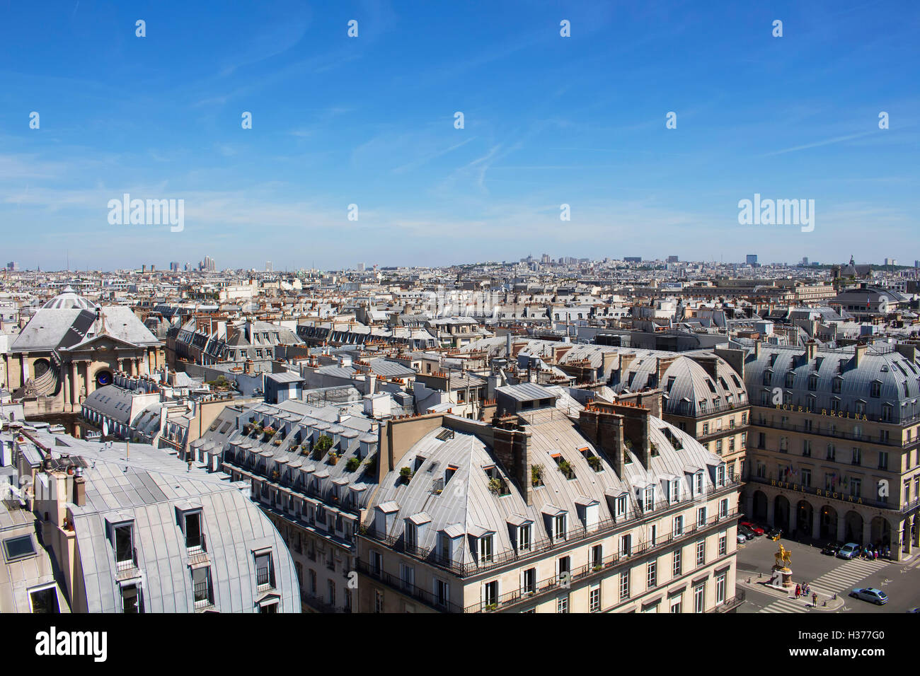 Aerial view of paris hi-res stock photography and images - Alamy