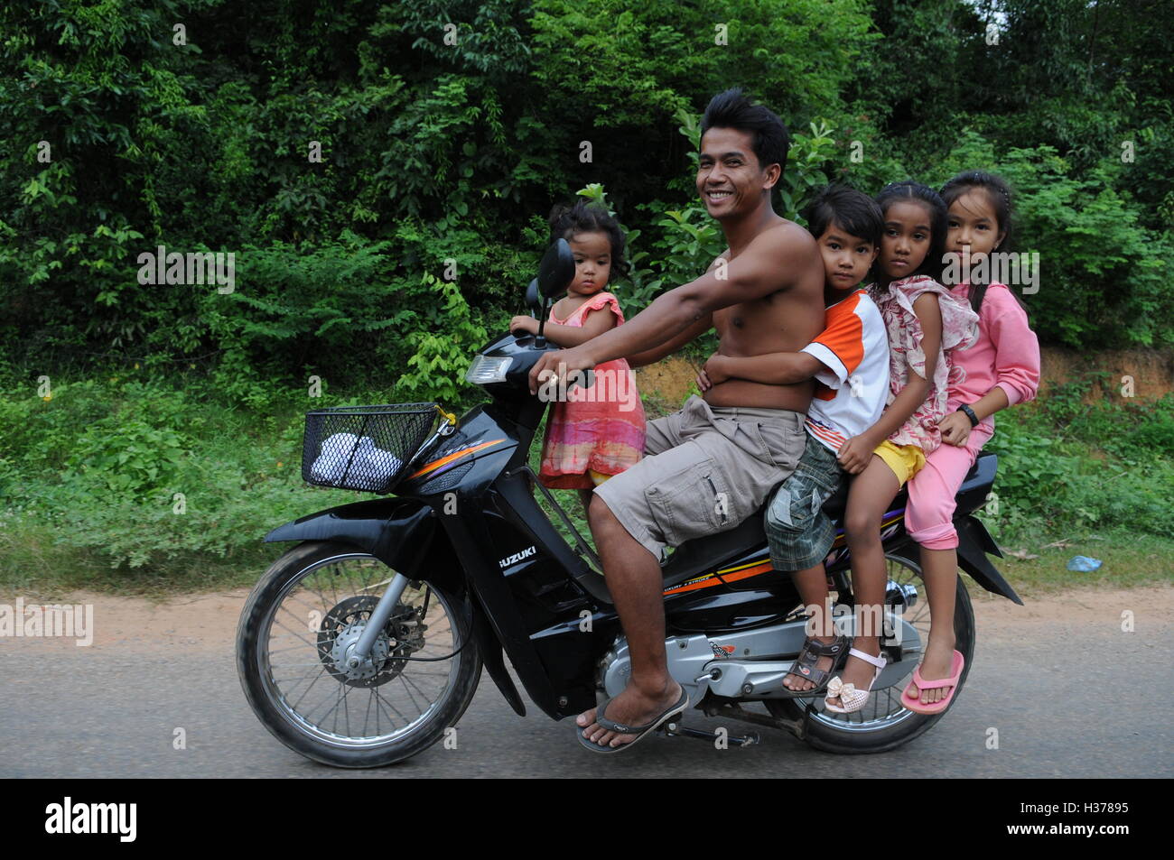 Cambodia rural people family hi-res stock photography and images - Alamy