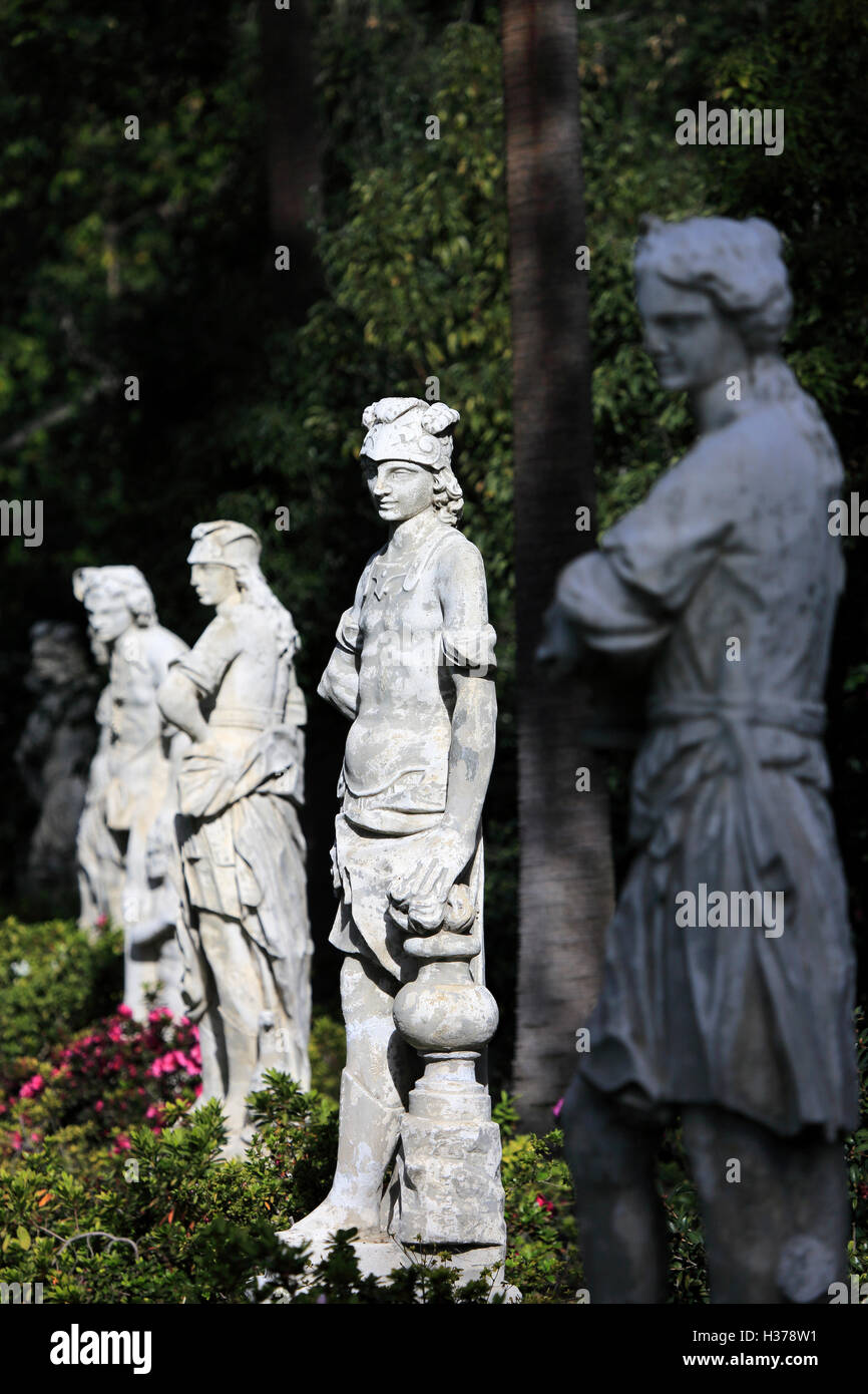 18th century Italian sculptures at North Vista lawn in Huntington ...