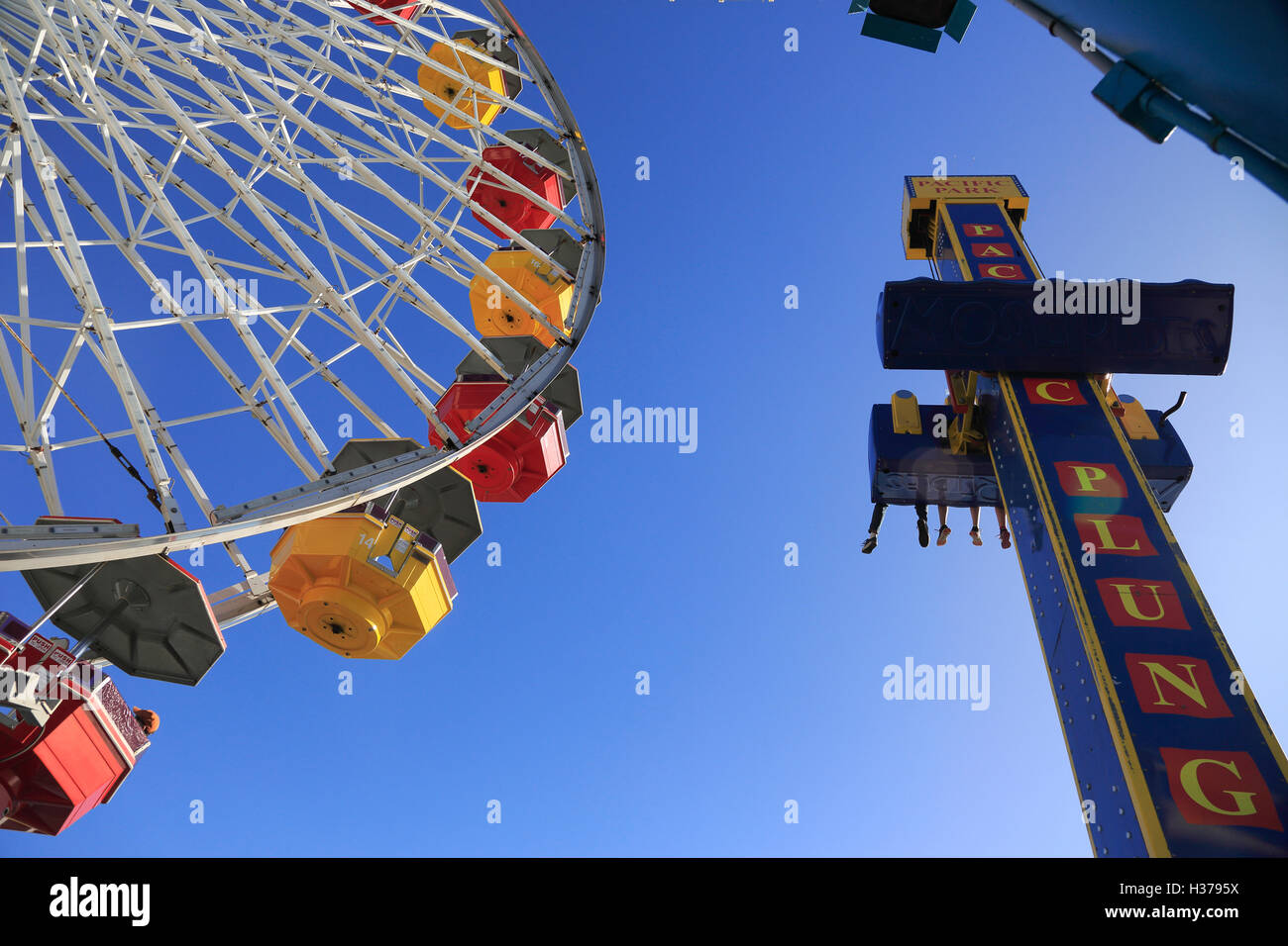 Drop tower hi-res stock photography and images - Alamy