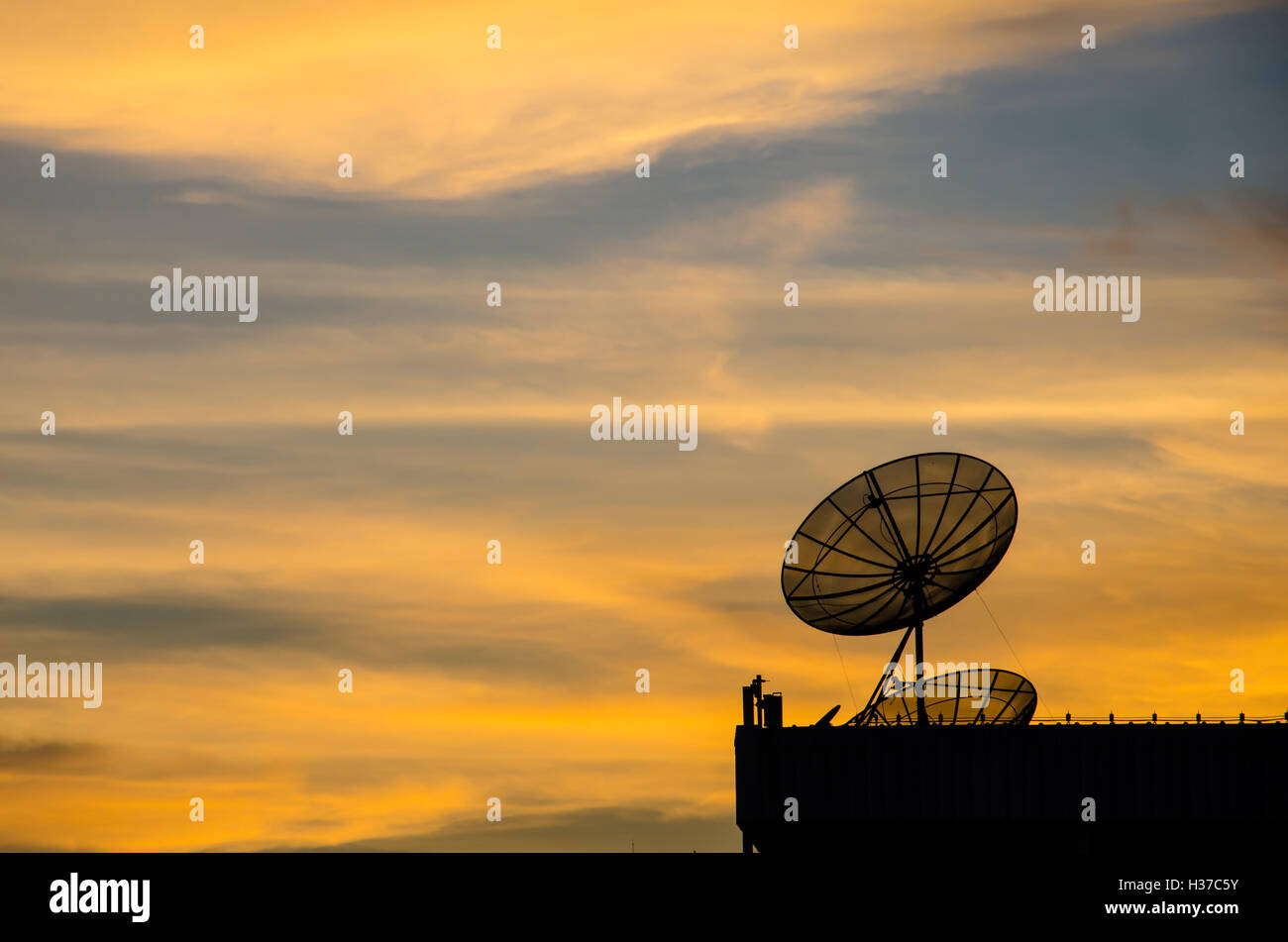 Orange satellite dish hi-res stock photography and images - Alamy