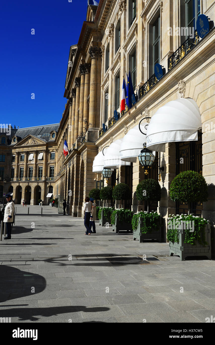 Ritz paris hi-res stock photography and images - Alamy