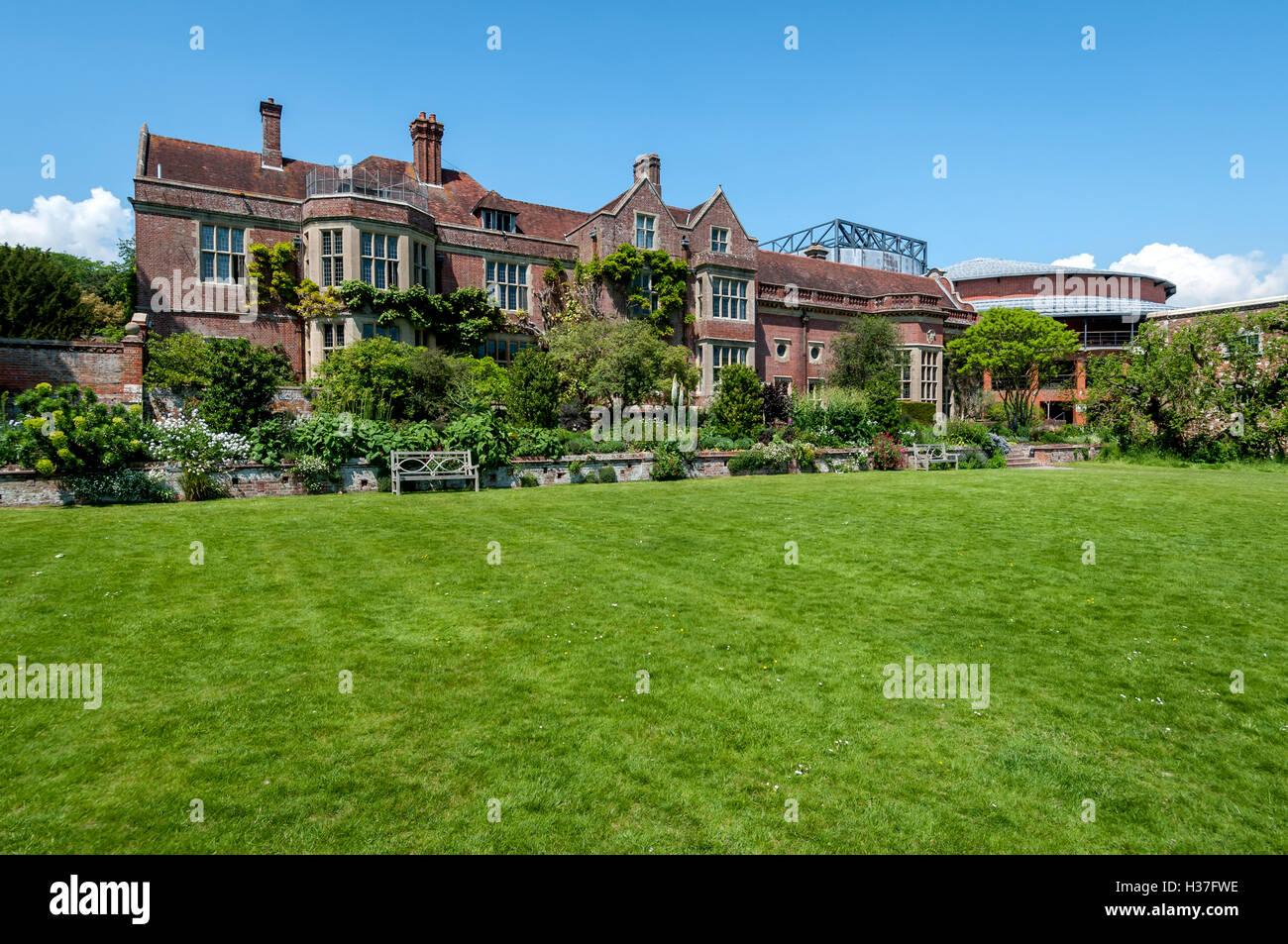 Glyndebourne opera house hi-res stock photography and images - Alamy