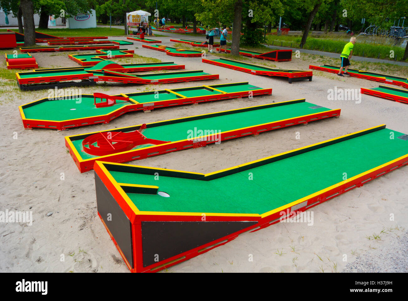 Minigolf course hi-res stock photography and images - Alamy