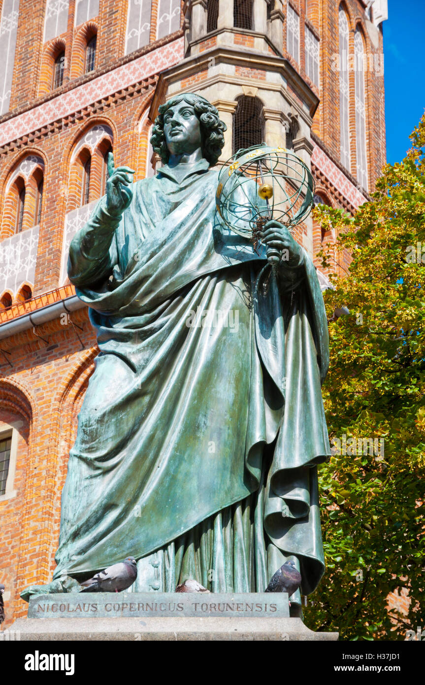 Sculpture of copernicus hi-res stock photography and images - Alamy