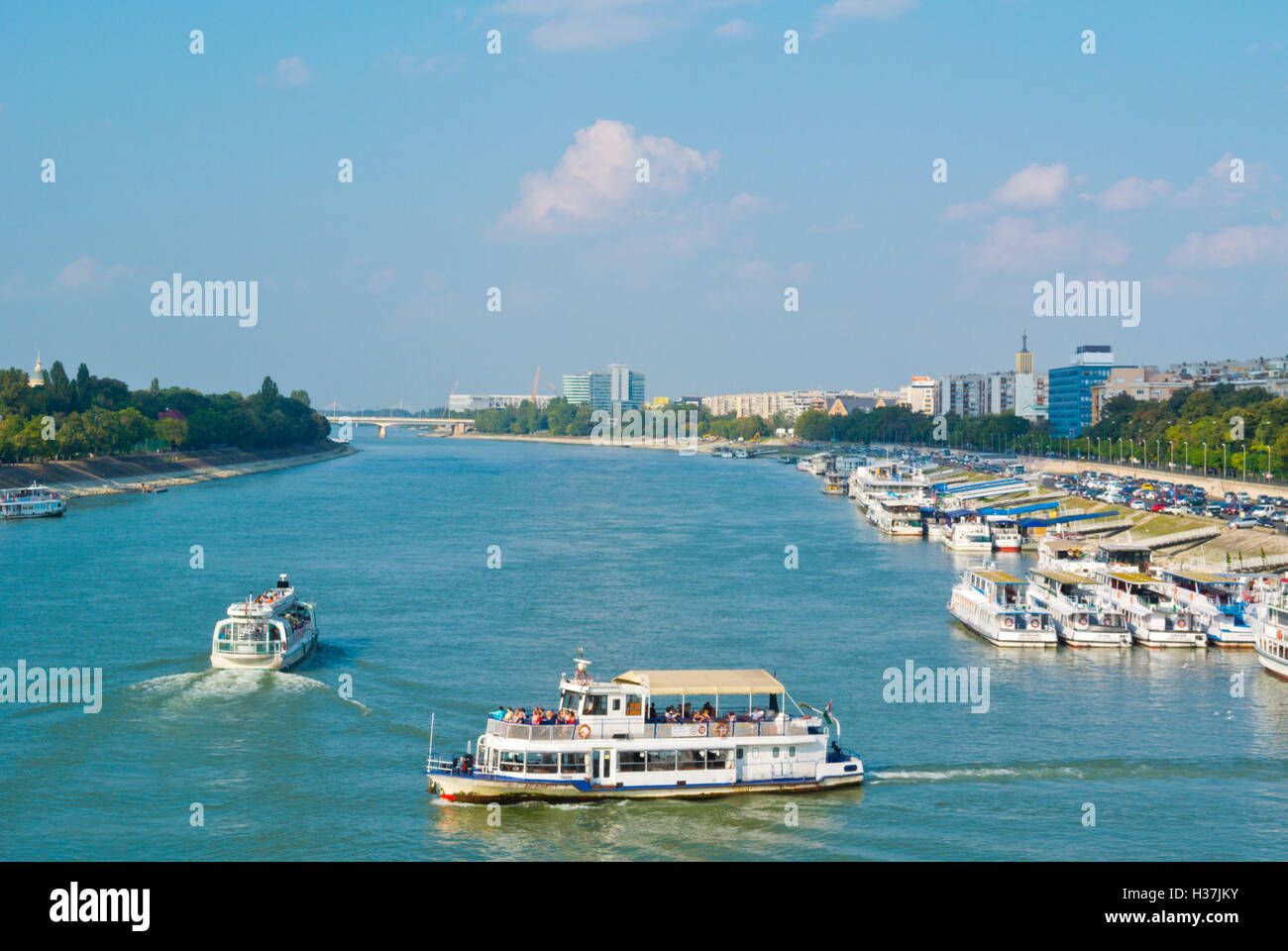 Budapest Boat Transport High Resolution Stock Photography and Images ...