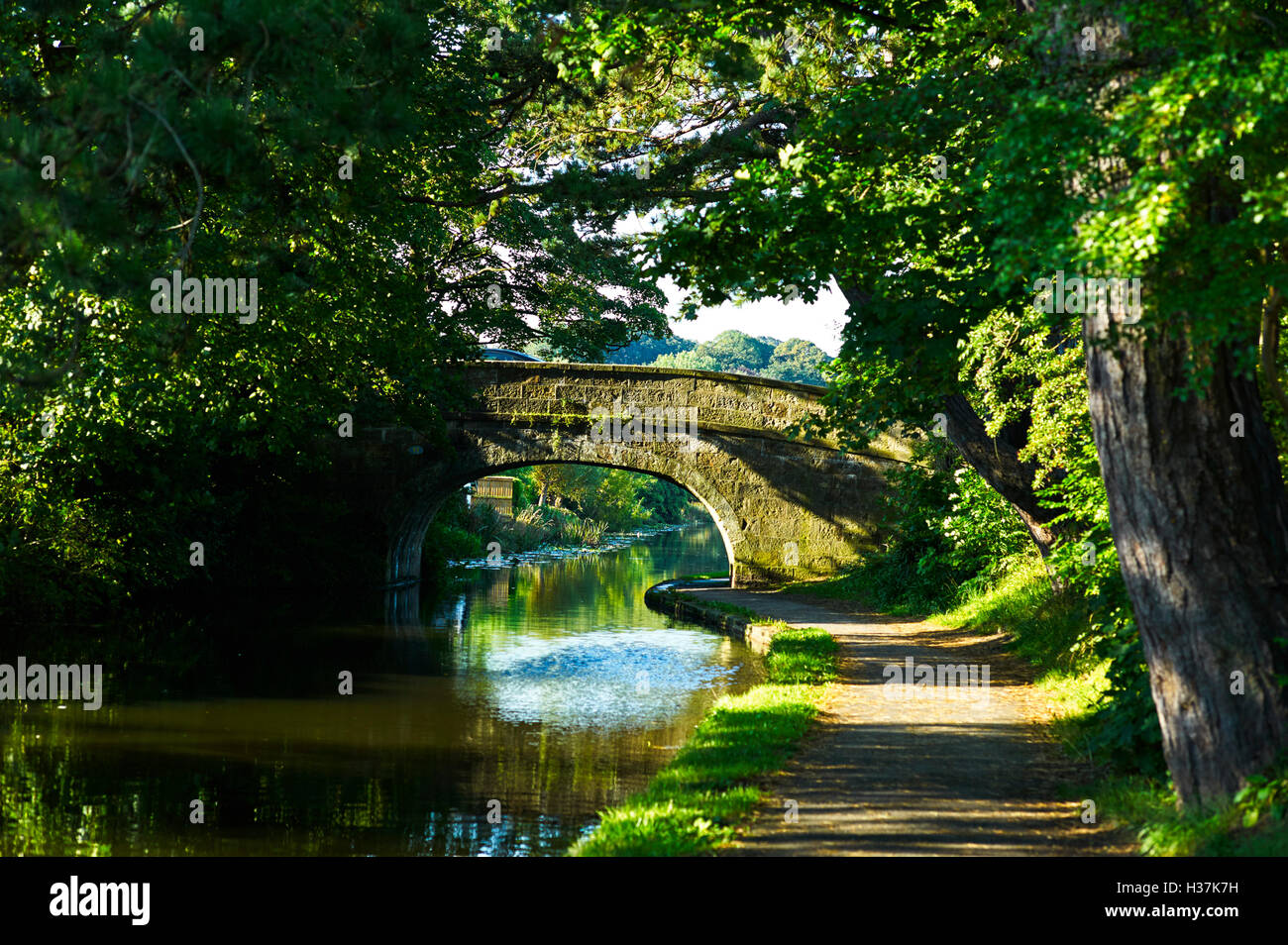 Bridge in Lancaster over the canal Stock Photo - Alamy