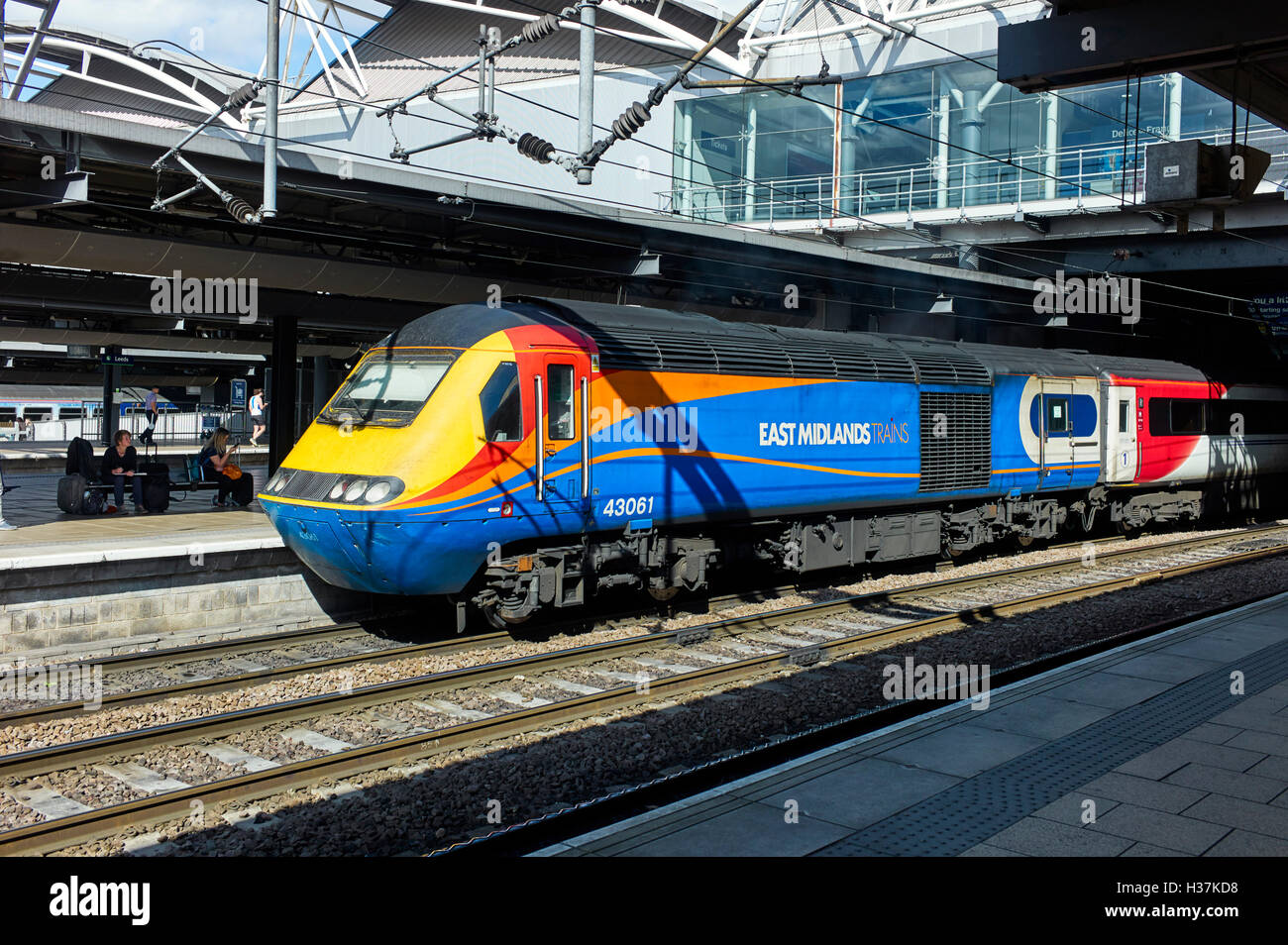 Leeds Train Station High Resolution Stock Photography and Images - Alamy