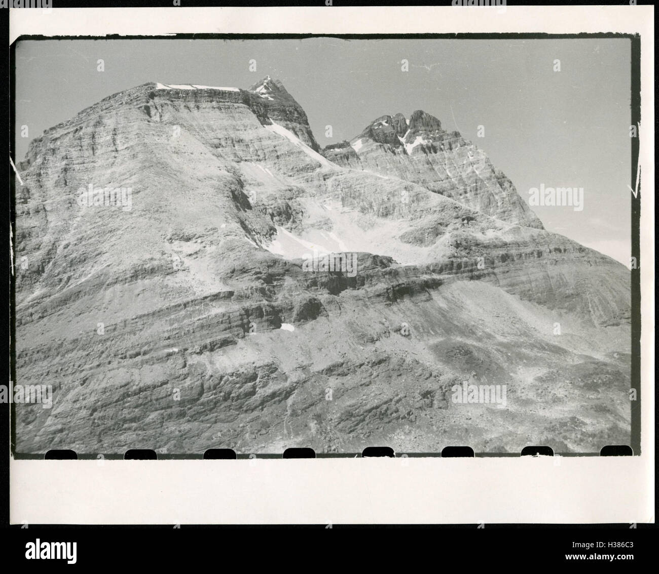 This collection features photographs of the geological formations in ...