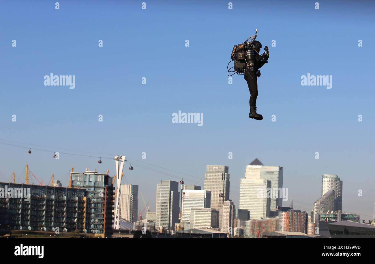David Mayman pilots the JB-10 Jetpack flying machine over the Royal ...