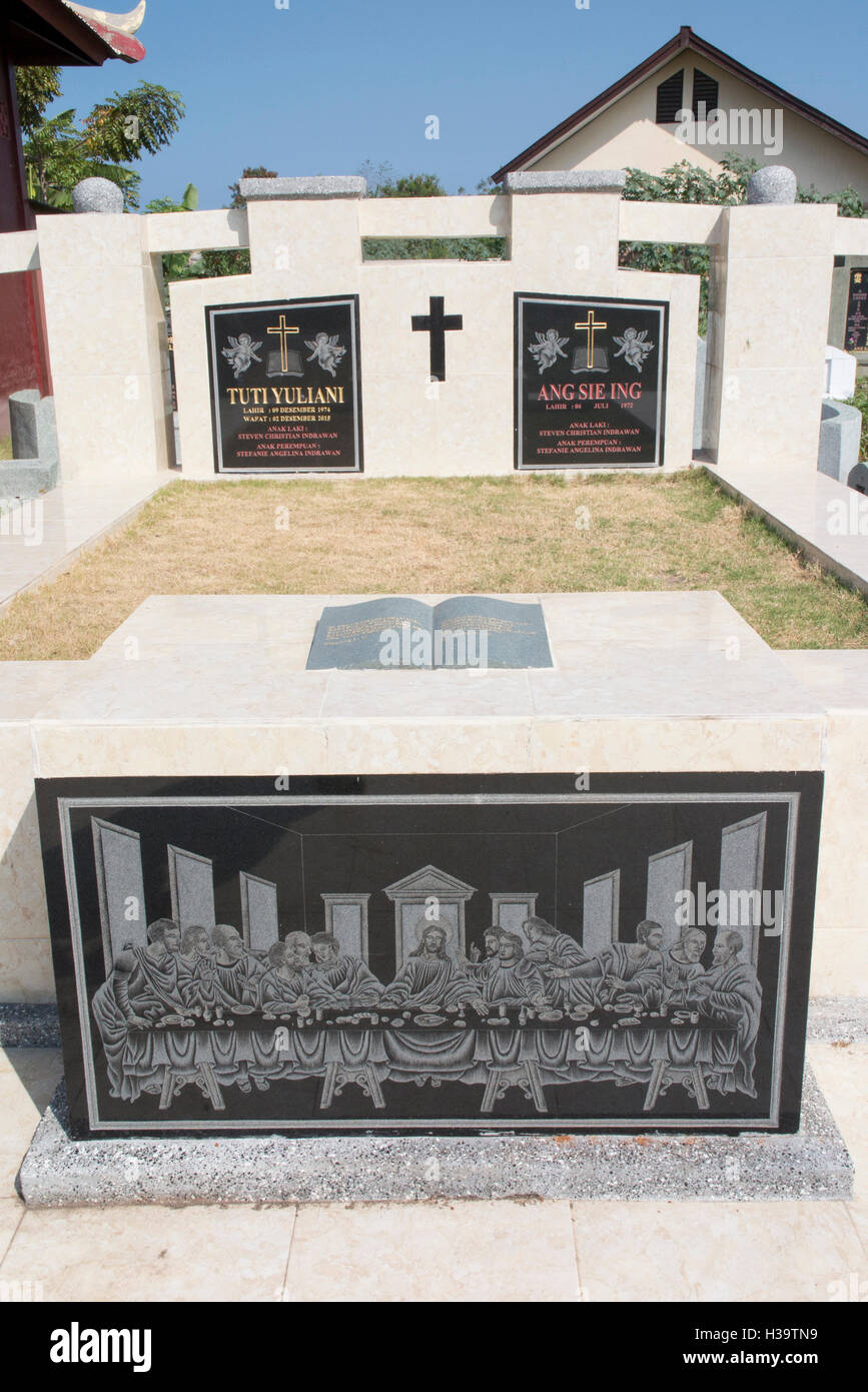 Colourful painted tombs hi-res stock photography and images - Alamy