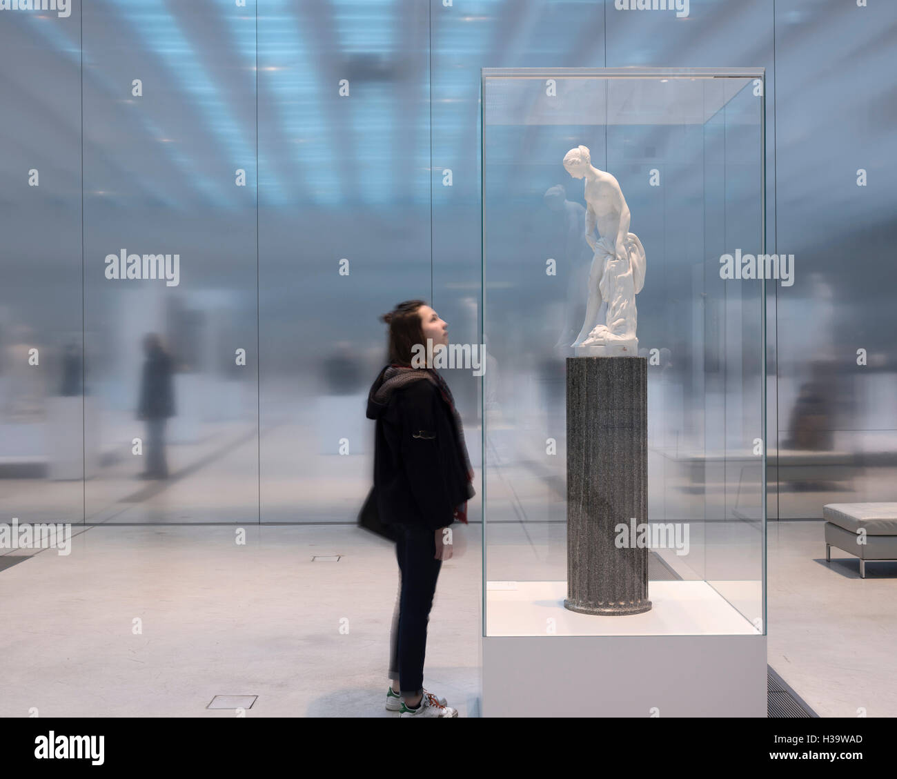 Interior view of the louvre lens hi-res stock photography and images ...