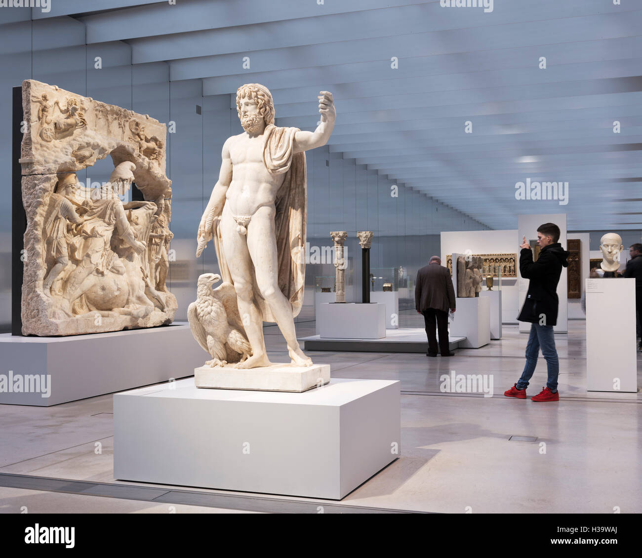 Interior view of the louvre lens hi-res stock photography and images ...