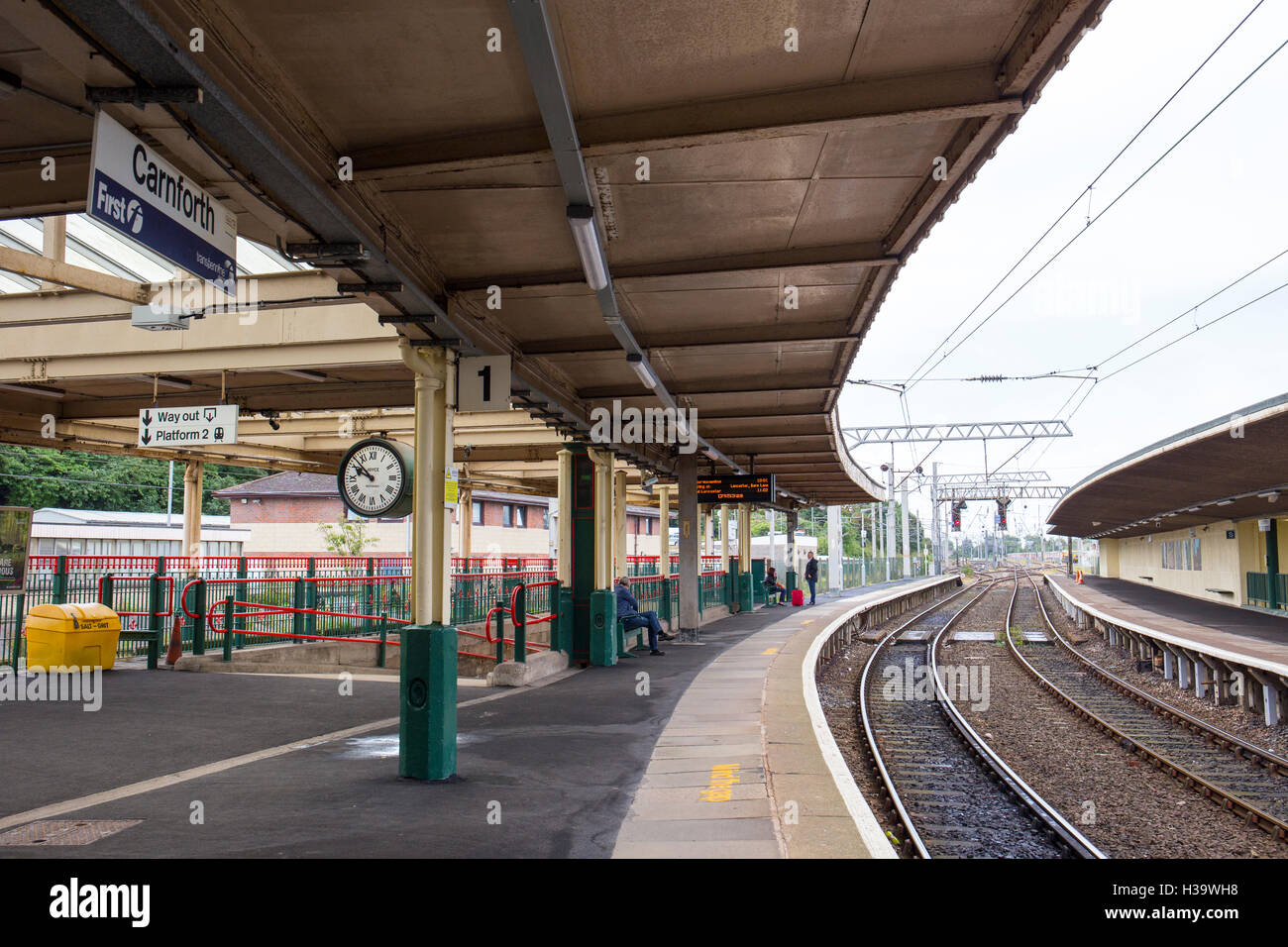 Carnforth railway station hi-res stock photography and images - Alamy