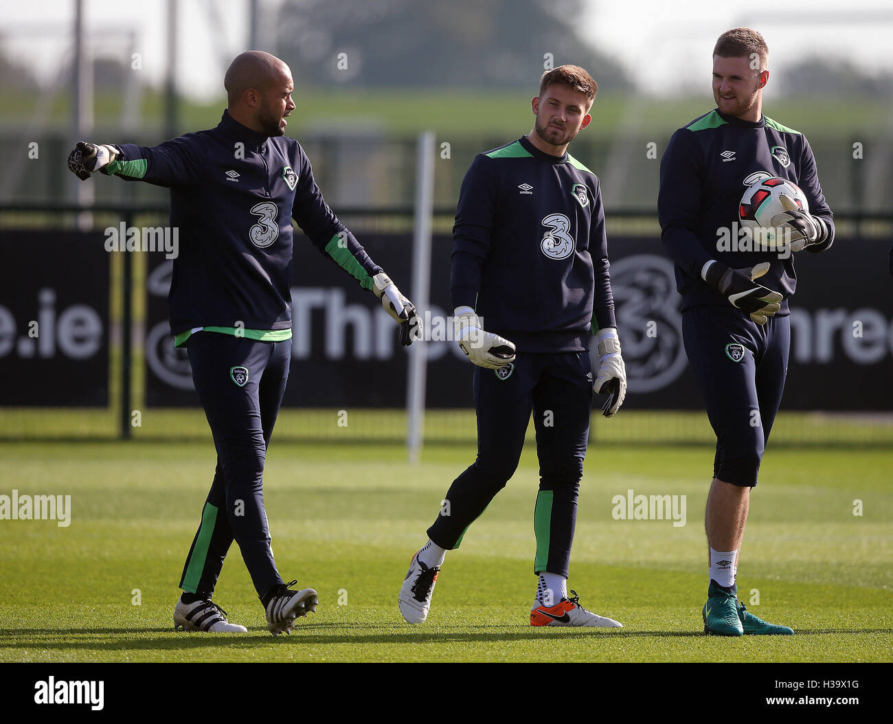 Republic of Ireland goalkeepers (left-right) Darren Randolf, Danny ...
