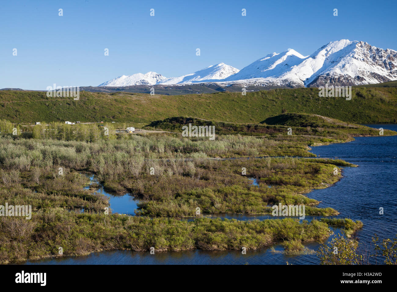 Campers along the Alaskan Range of mountains off the remote Denali ...