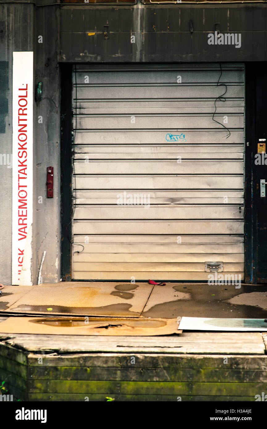 Loading bay hi-res stock photography and images - Alamy