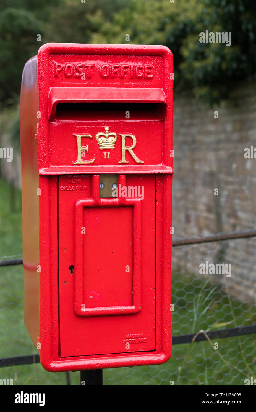 Red post box Stock Photo - Alamy