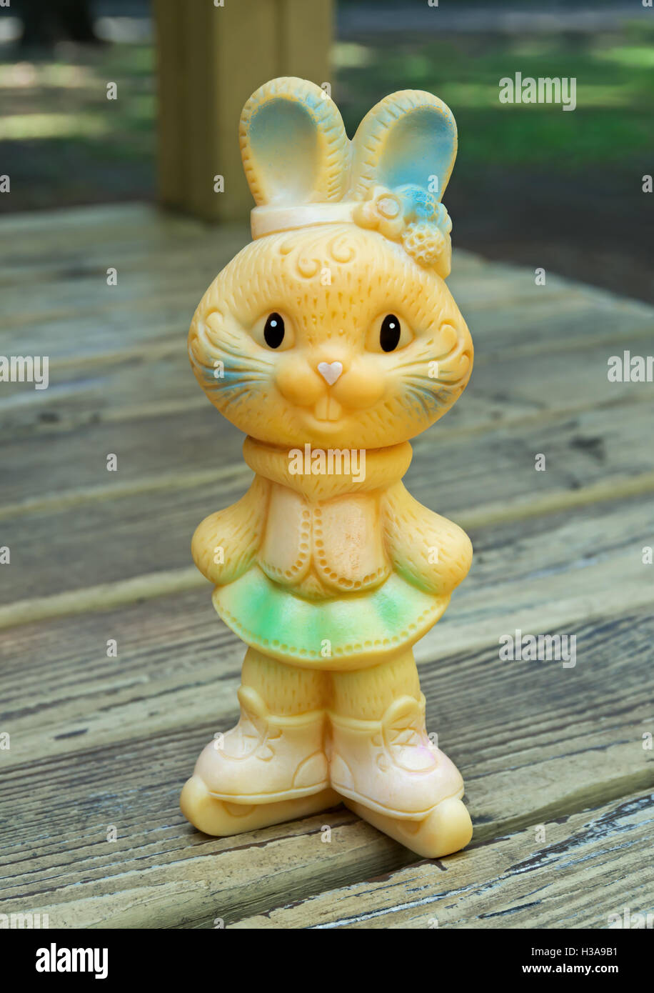 Kinder joy toys hi-res stock photography and images - Alamy