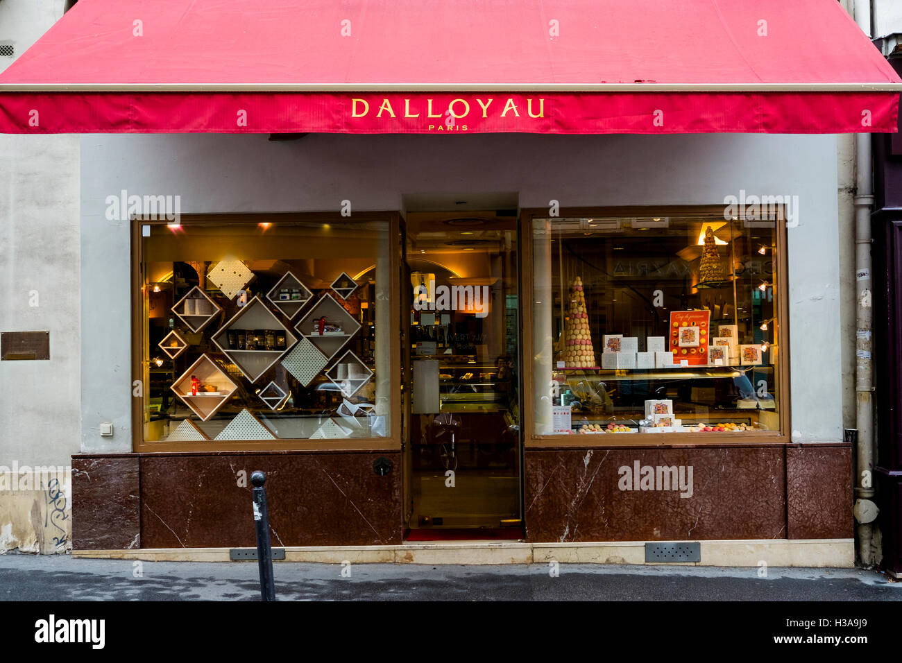 France retail retailer famous daloyau hi-res stock photography and images - Alamy