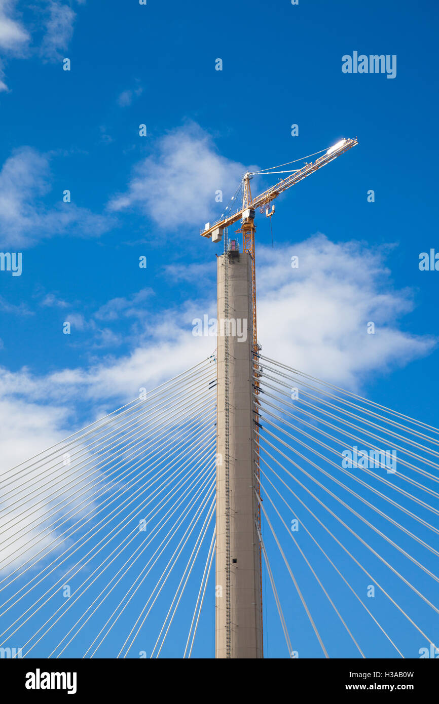Detail of the Central Tower uring construction of the new Queensferry ...
