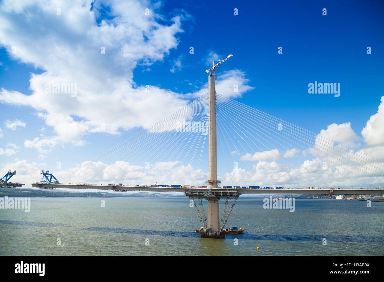 Forth road bridge tower hi-res stock photography and images - Alamy