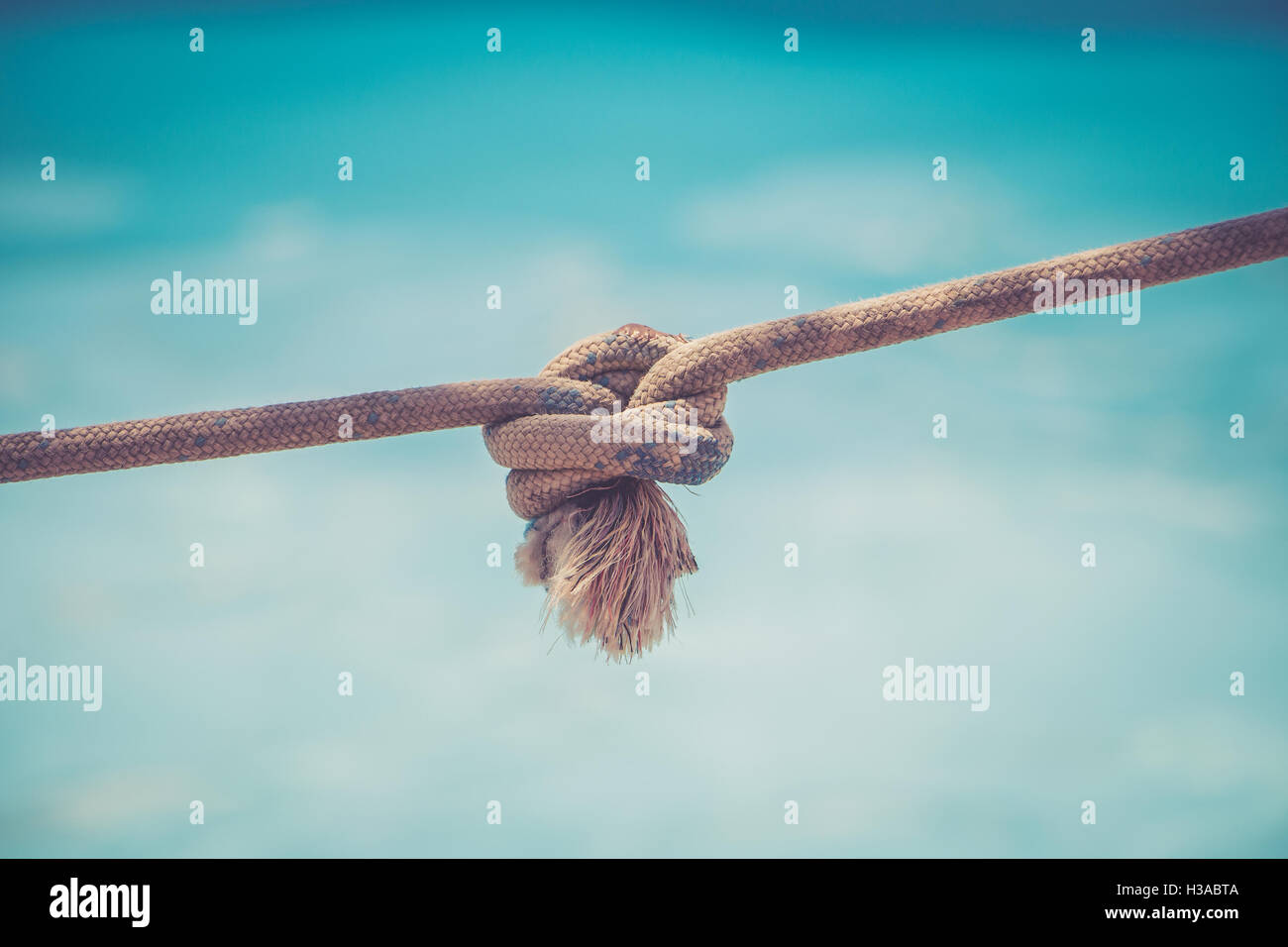 Wire rope knot hi-res stock photography and images - Alamy
