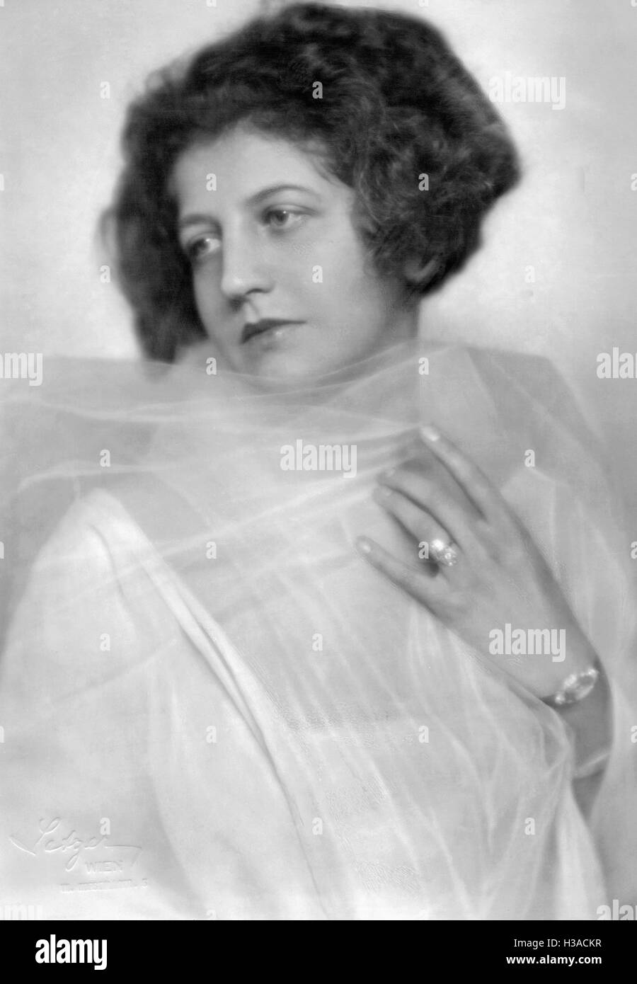 Nostalgia portrait hi-res stock photography and images - Alamy