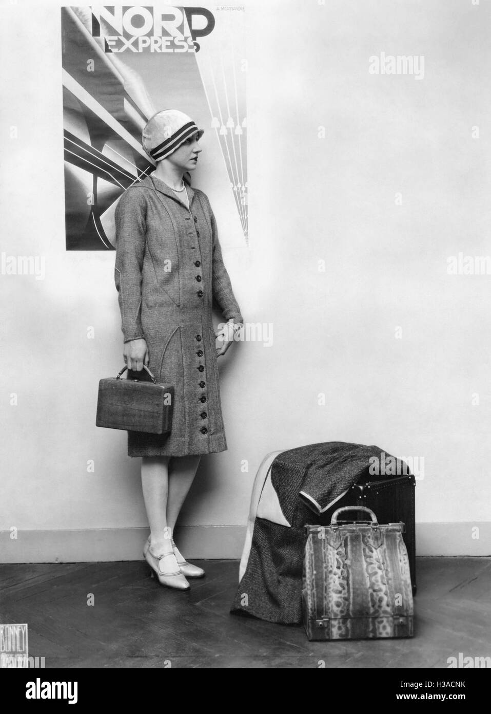 Fashion (green clothing) (hat) Black and White Stock Photos & Images ...