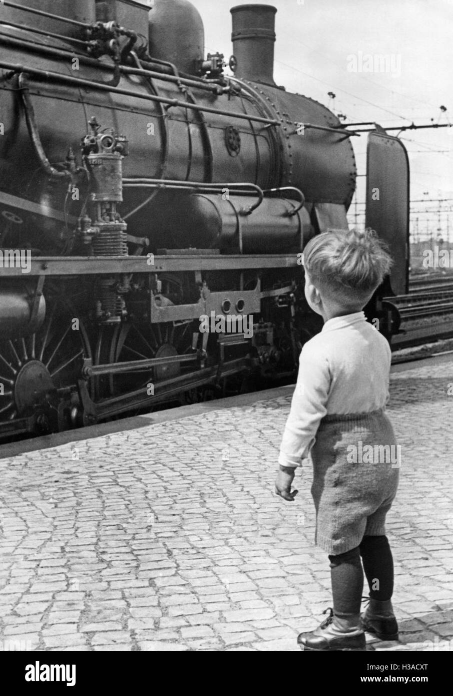 Little locomotive hi-res stock photography and images - Alamy