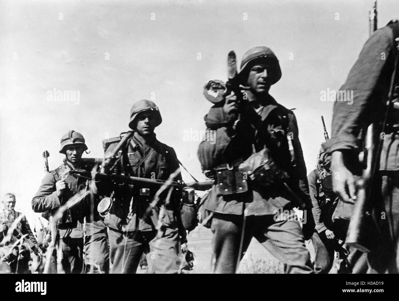 Advancing German troops in France, 1940 Stock Photo - Alamy