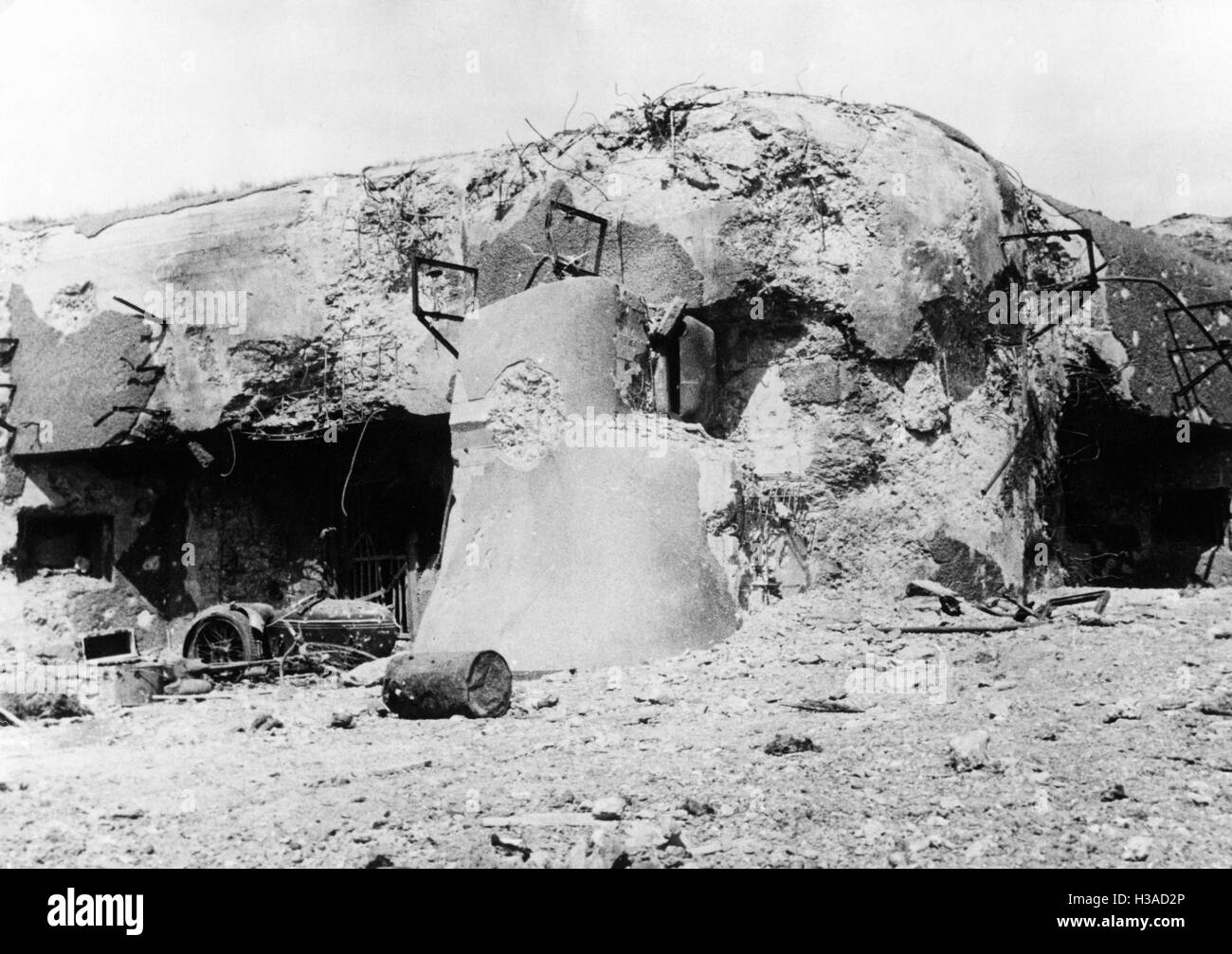 Ww2 fortification hi-res stock photography and images - Alamy