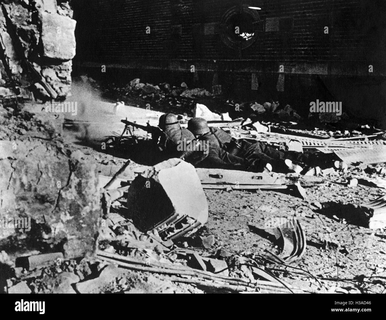 German machine gun ww2 hi-res stock photography and images - Alamy