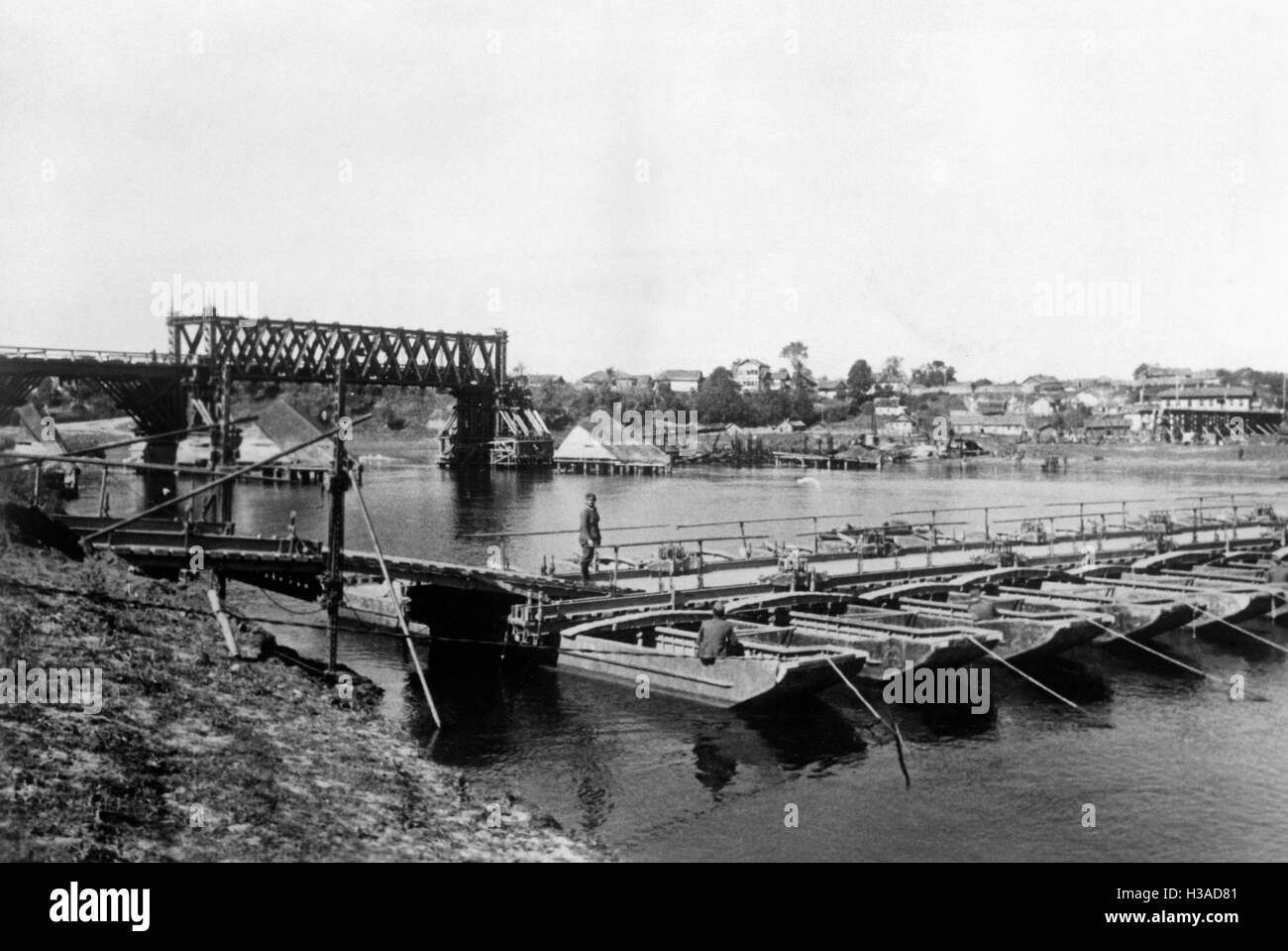 German pontoon bridge across the Dnieper River, 1941 Stock Photo - Alamy
