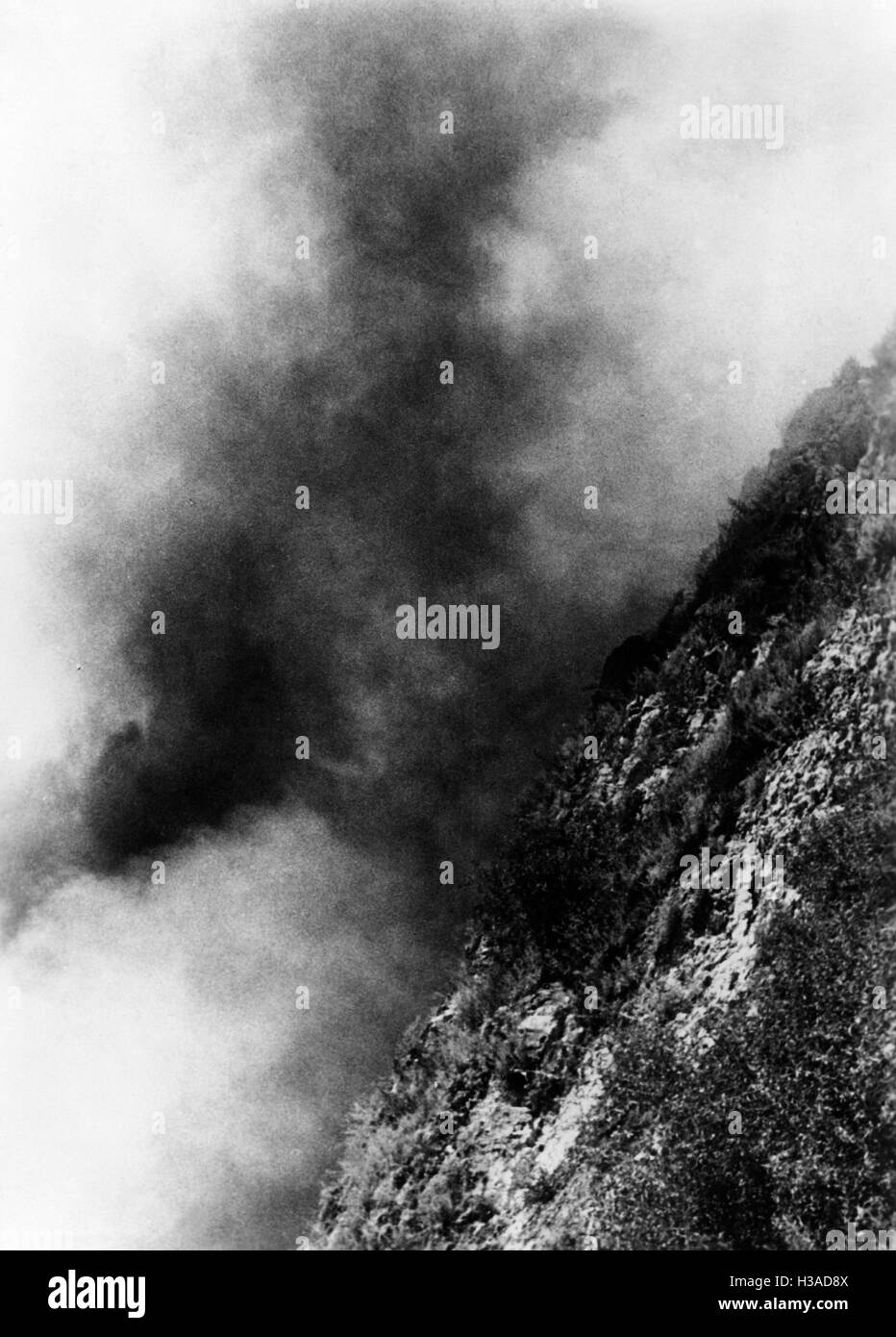 Russian artillery strikes hi-res stock photography and images - Alamy