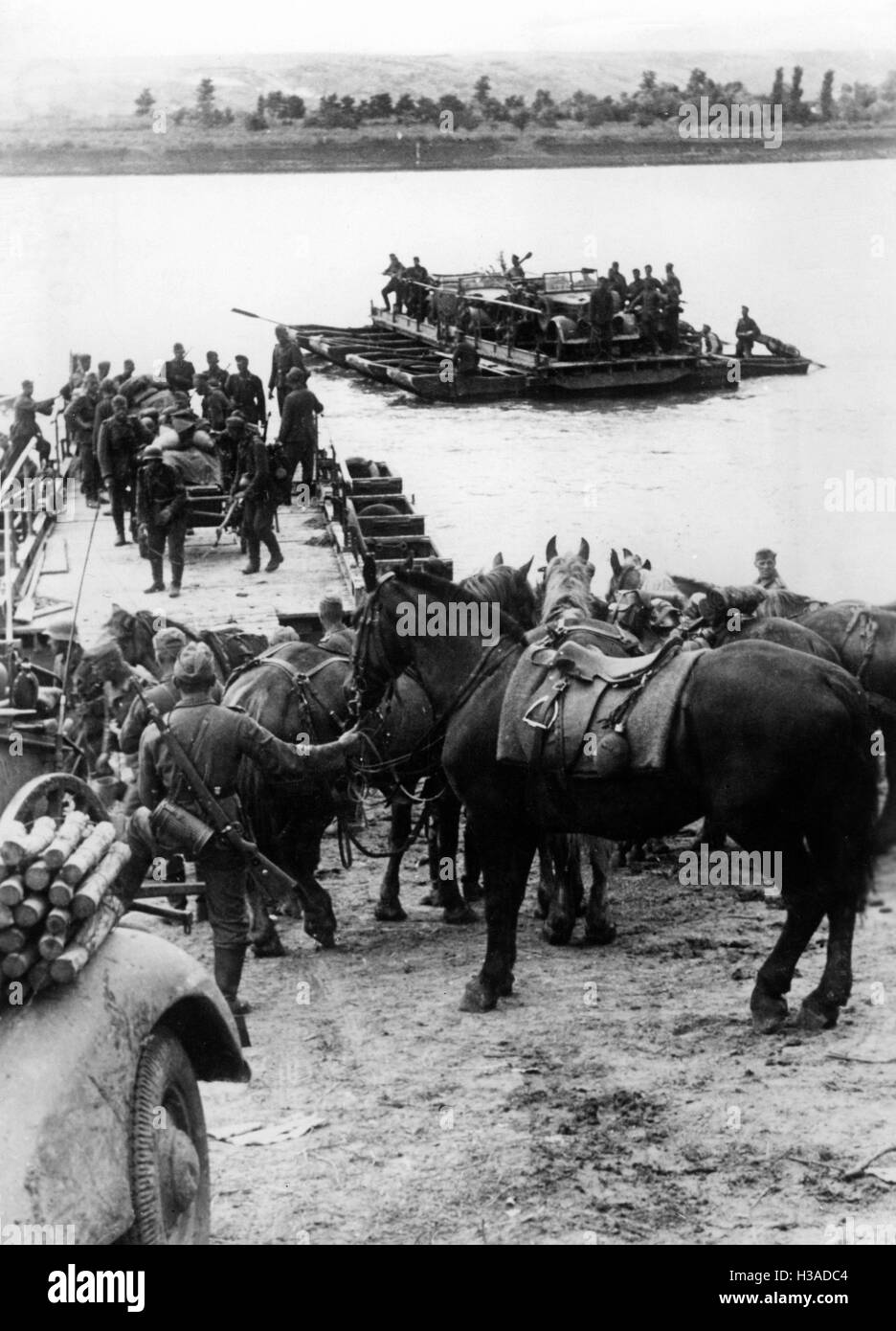 Wehrmacht troops with artillery 1941 hi-res stock photography and ...
