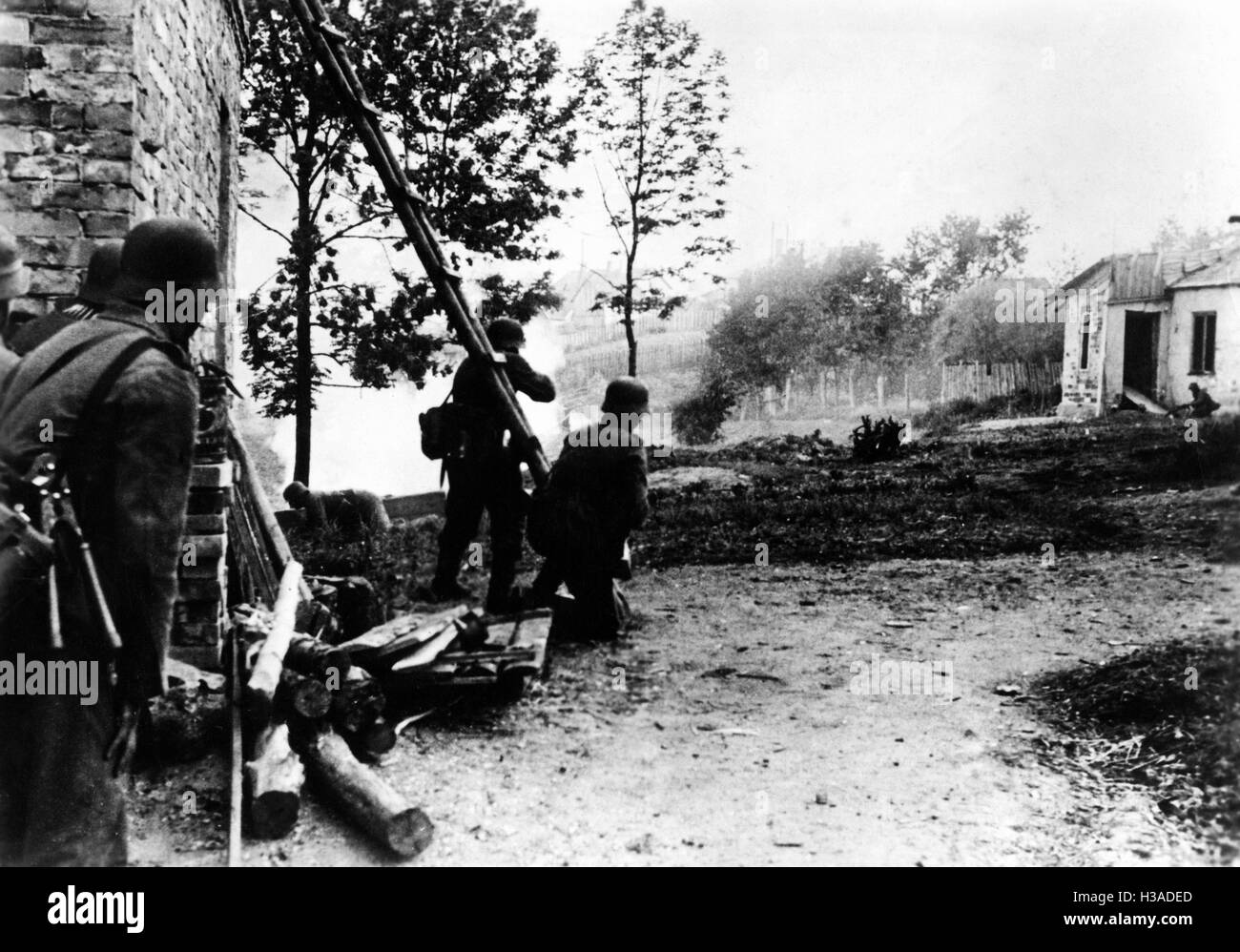 German first world war assault hi-res stock photography and images - Alamy