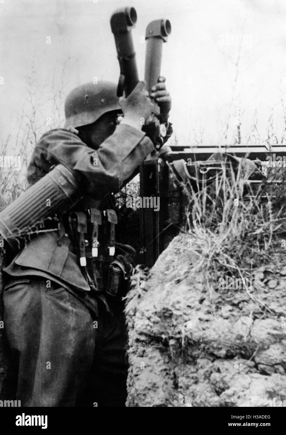 Troop movements ww ii hi-res stock photography and images - Alamy