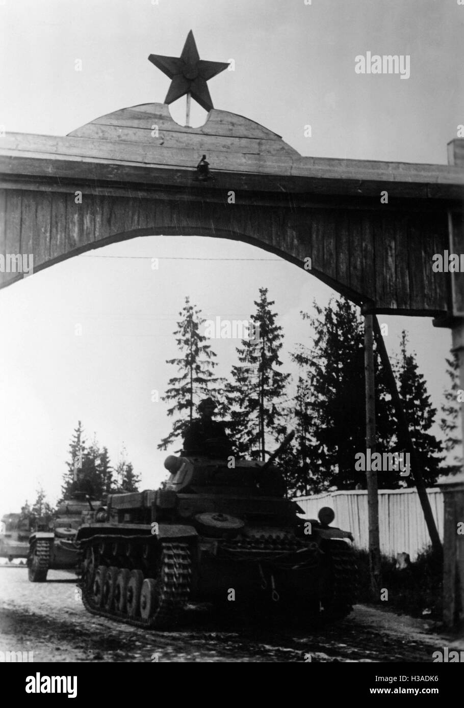 German tanks on the eastern front hi-res stock photography and images ...