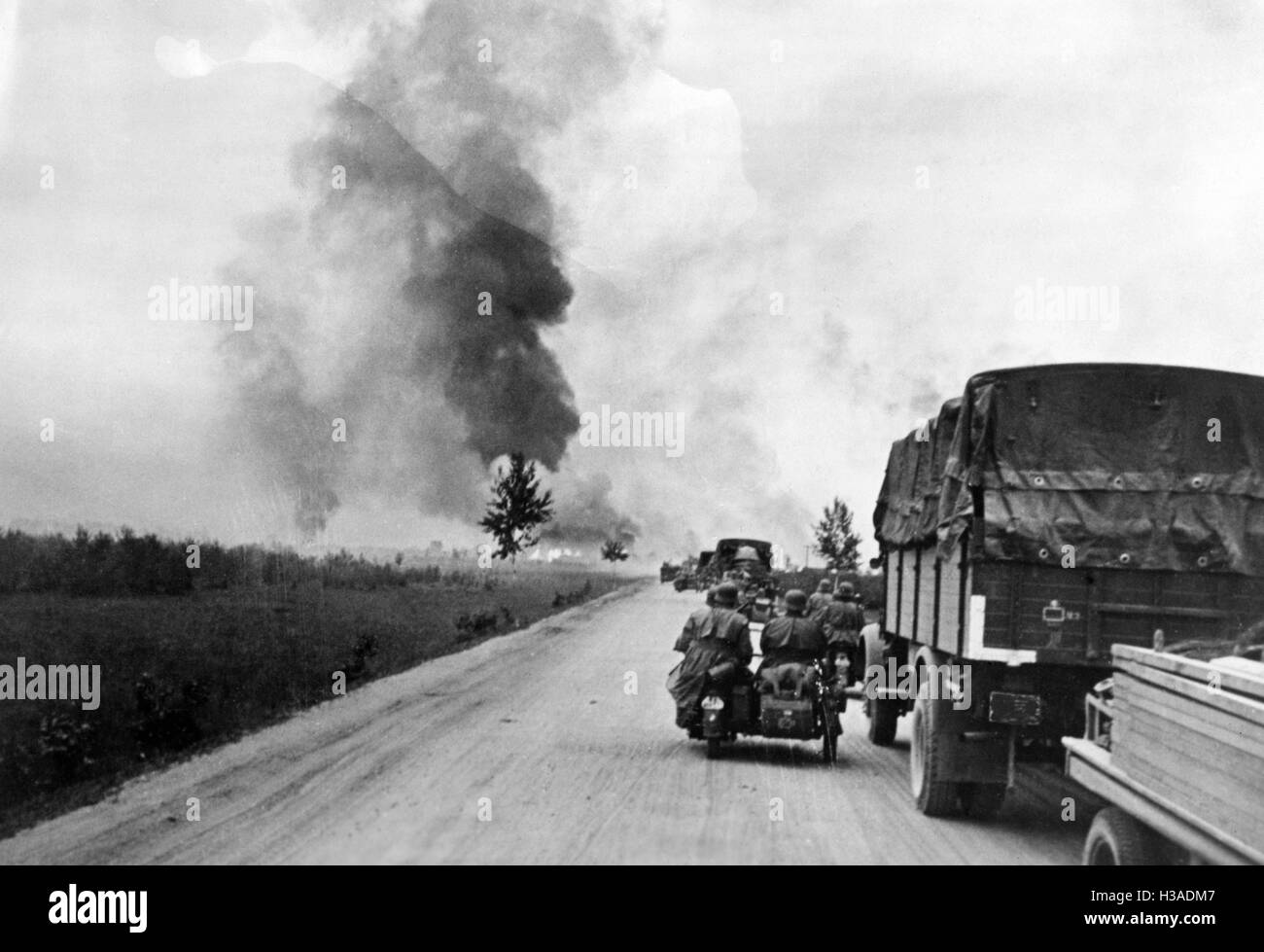 Advance road on the Eastern Front, 1941 Stock Photo - Alamy